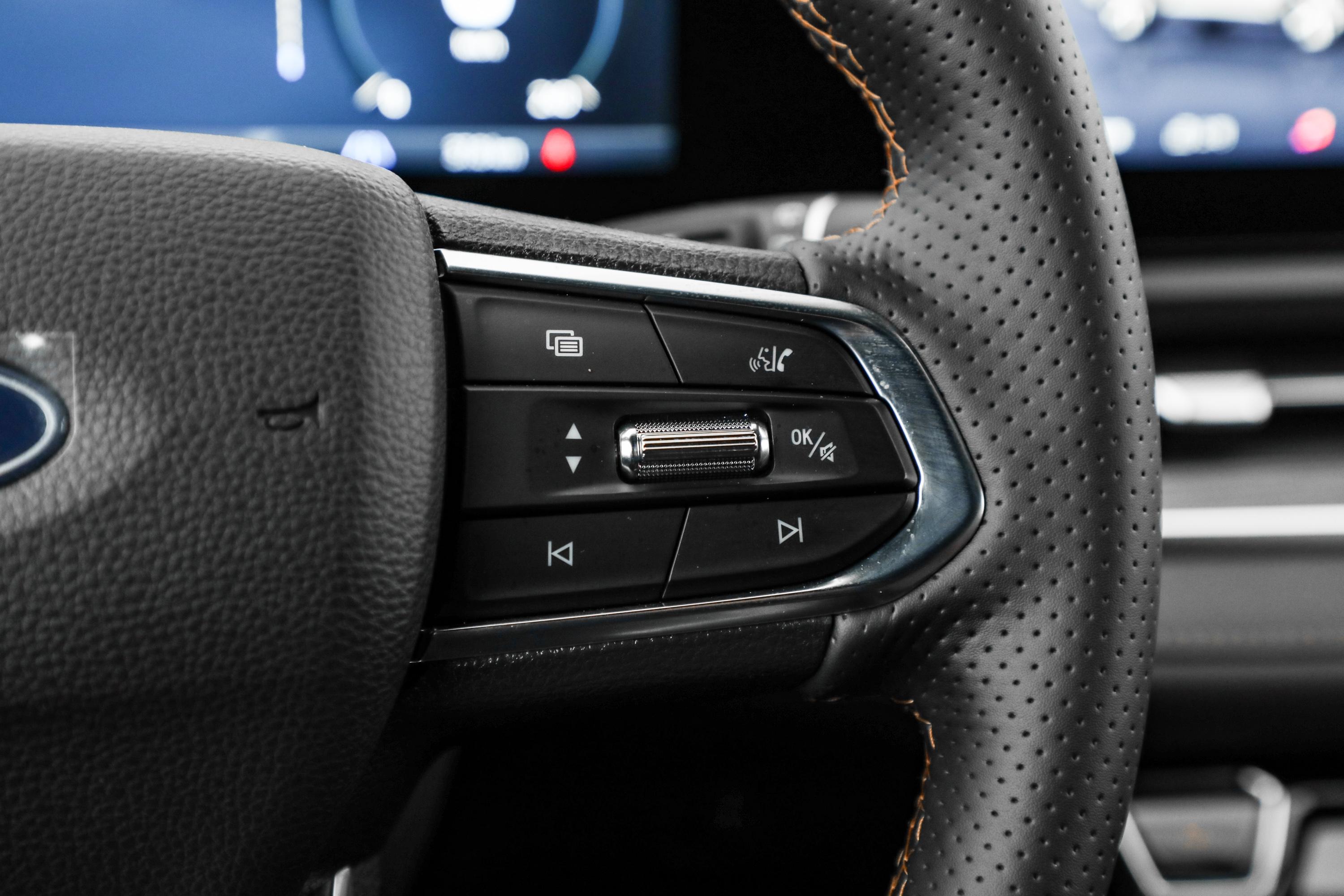 【领睿EcoBoost 170 尊领型PLUS右侧方向盘功能按键图片-汽车图片大全】-易车