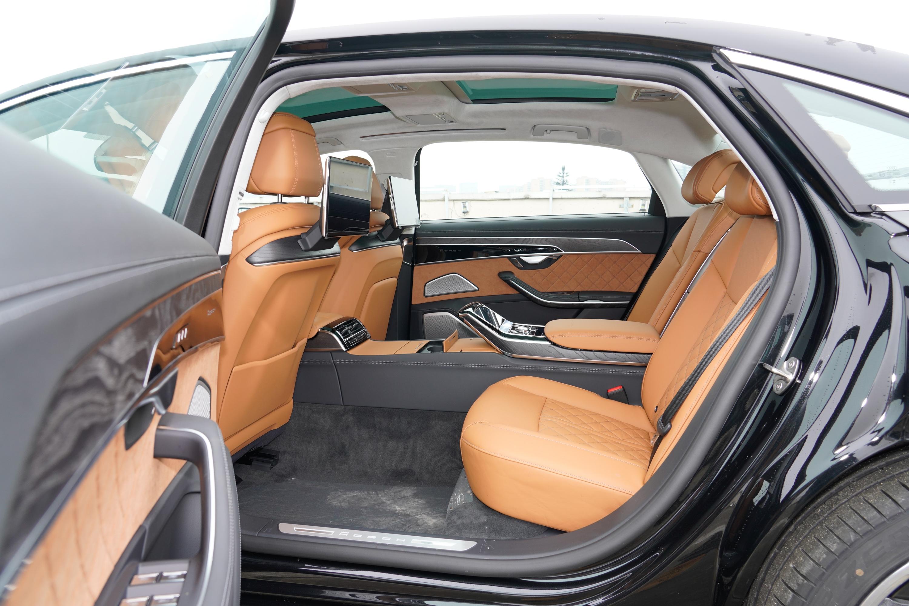 【奥迪A8A8L 55 TFSI Horch创始人版后排空间图片-汽车图片大全】-易车