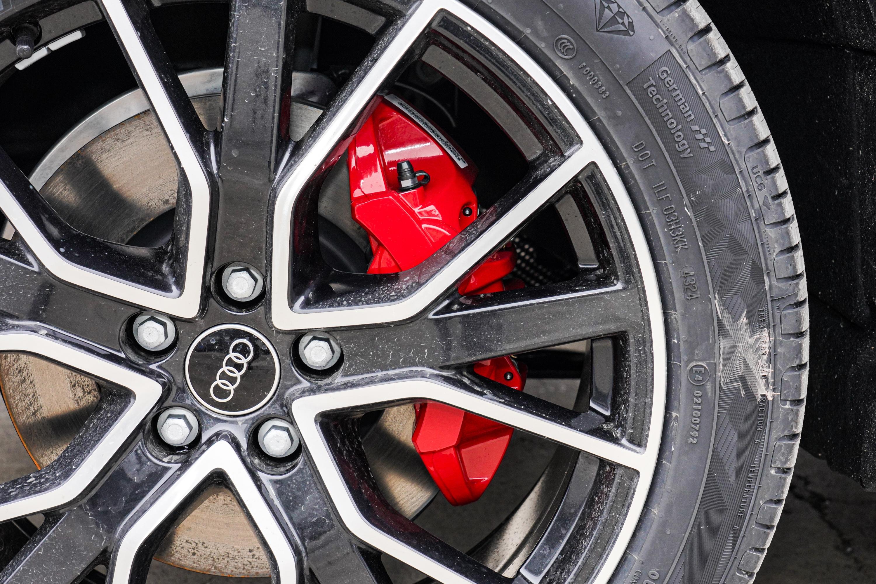 【奥迪Q5L45 TFSI 豪华动感型前刹车卡钳图片-汽车图片大全】-易车