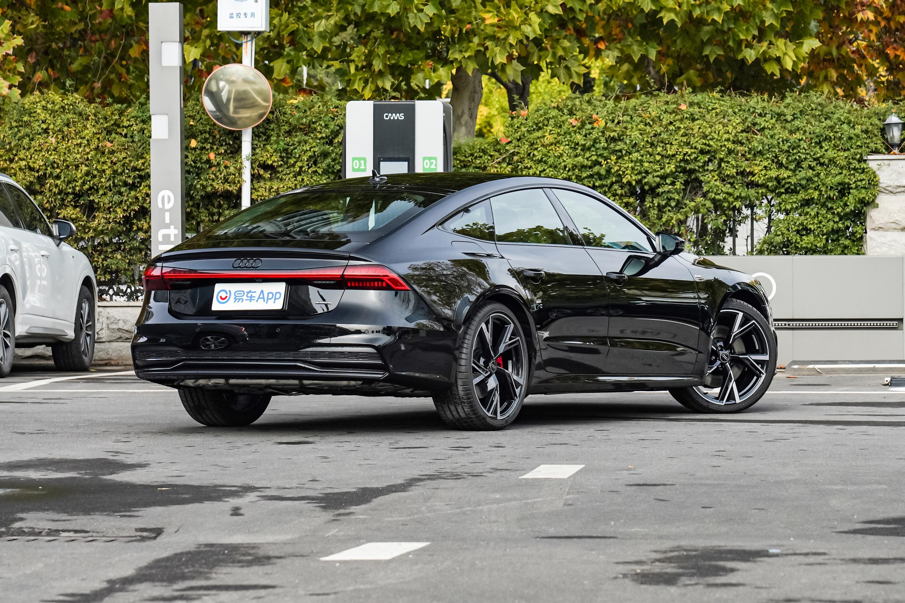 【奥迪A755 TFSI quattro 尊享型侧后45度车头向右水平图片-汽车图片大全】-易车