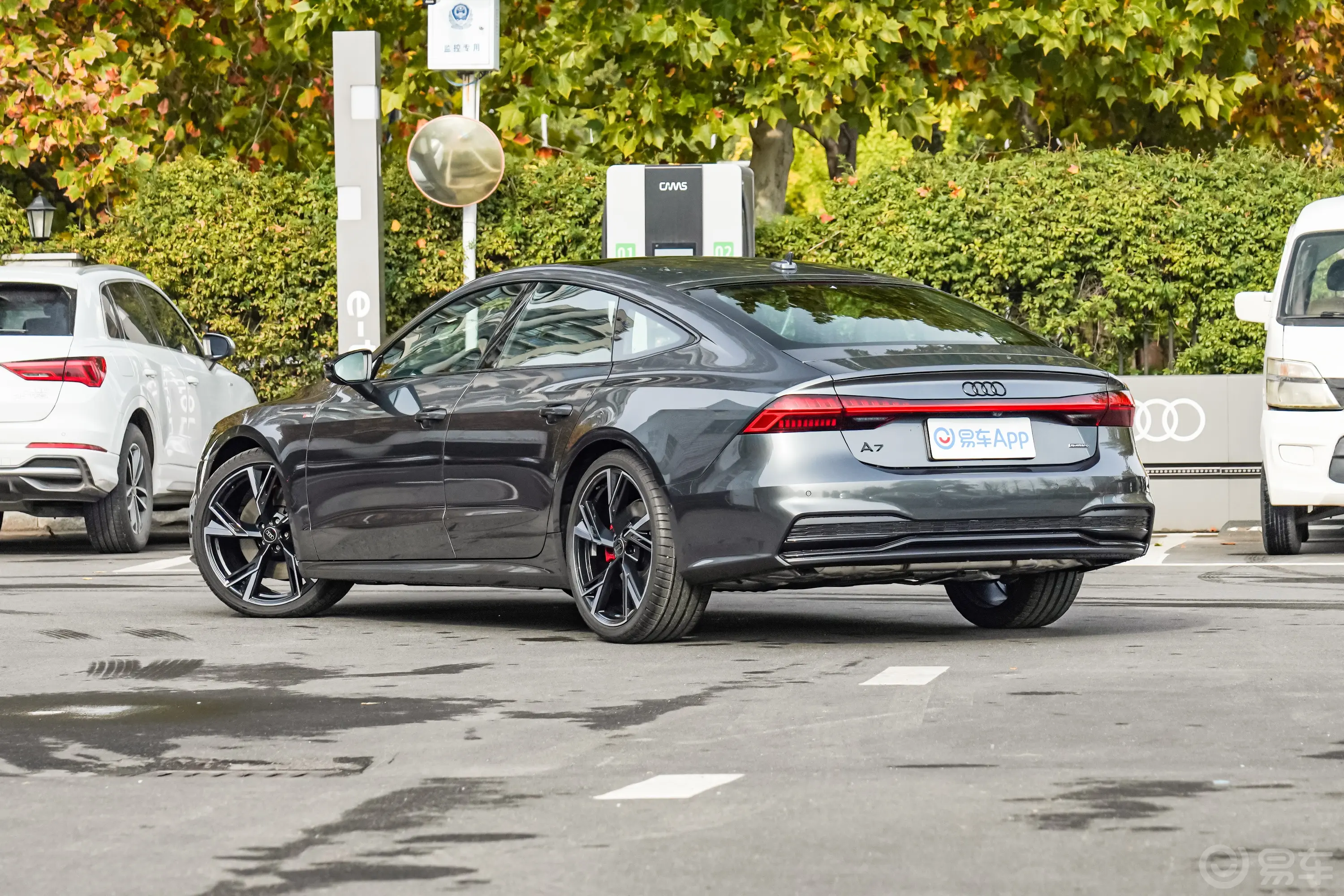 【奥迪A755 TFSI quattro 尊享型侧后45度车头向左水平图片-汽车图片大全】-易车