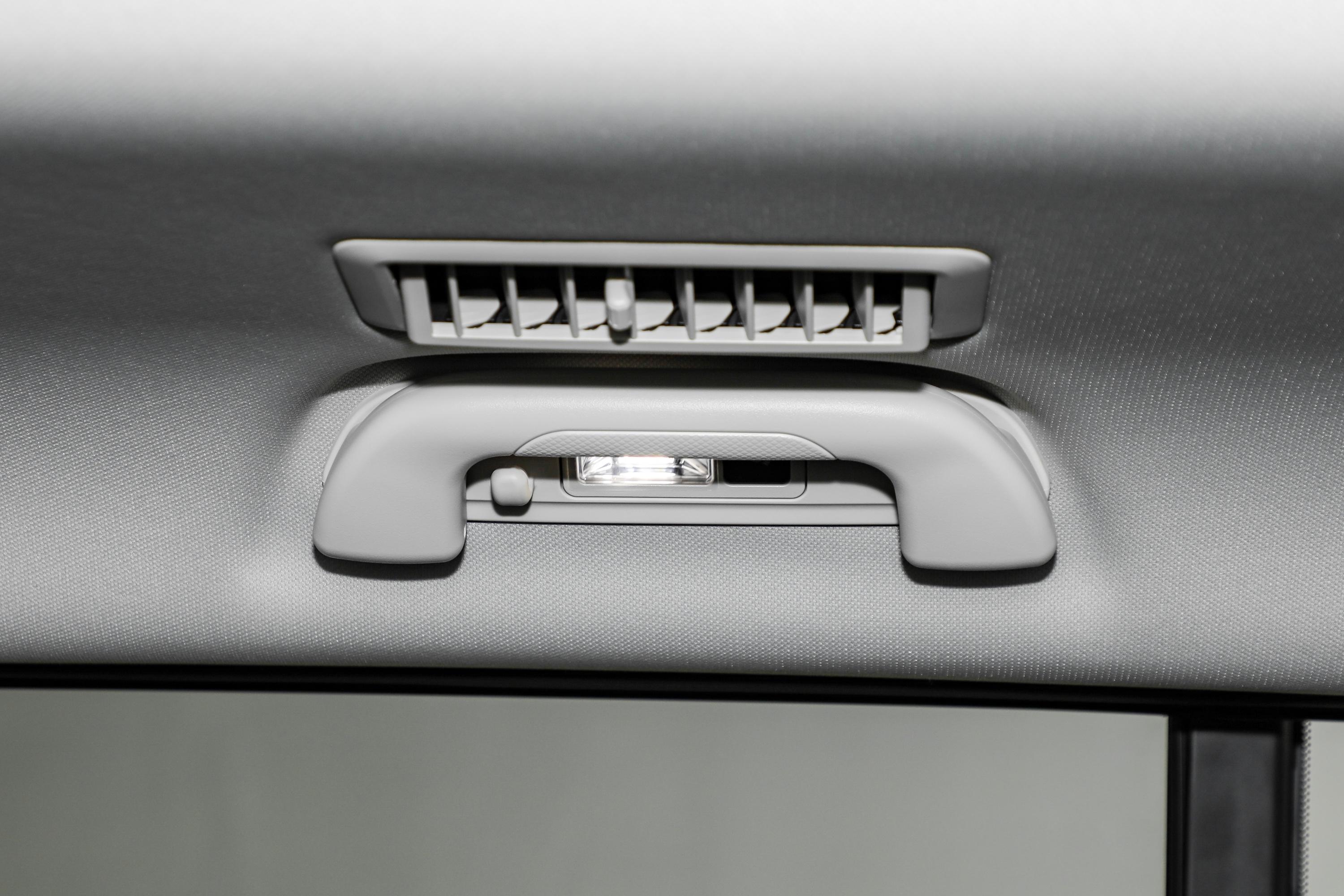 【哈弗H92.4T 极境版 7座 柴油后排功能图片-汽车图片大全】-易车