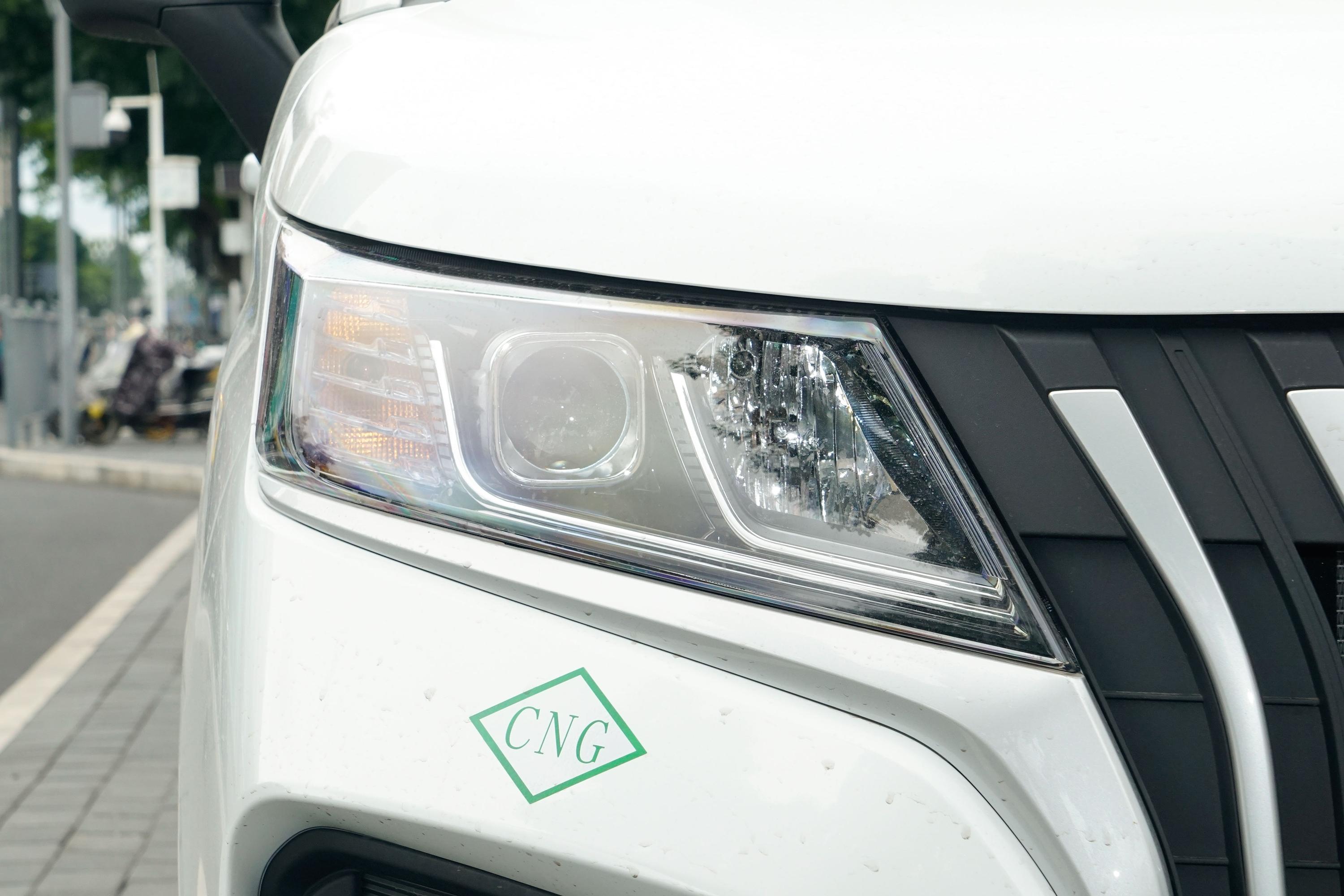 【锐胜王牌M72.0L 手动长轴中级营运舒适版 9座 CNG外观灯组图片-汽车图片大全】-易车