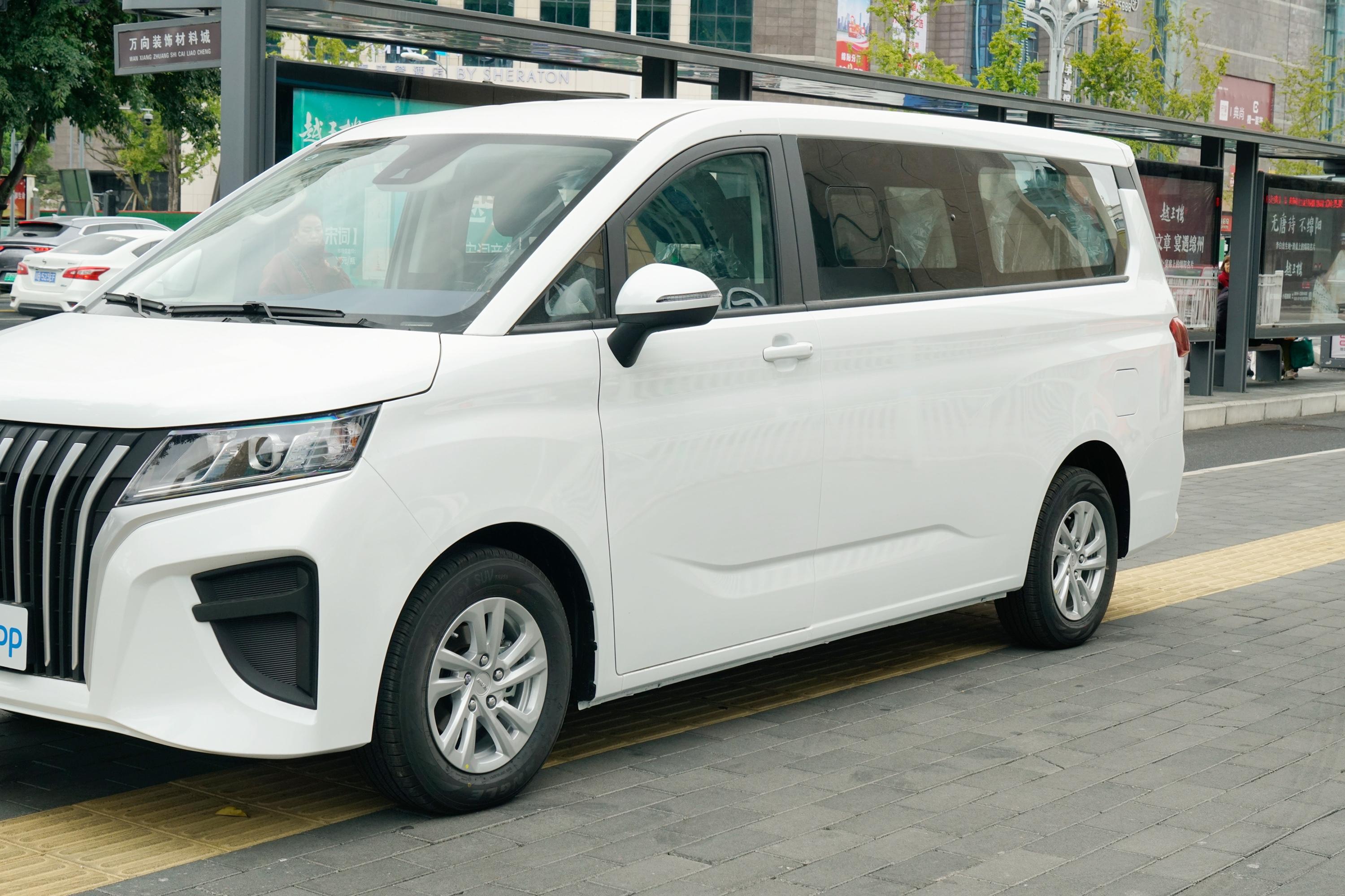 【锐胜王牌M72.0L 手动长轴中级营运舒适版 9座 CNG外观细节图片-汽车图片大全】-易车