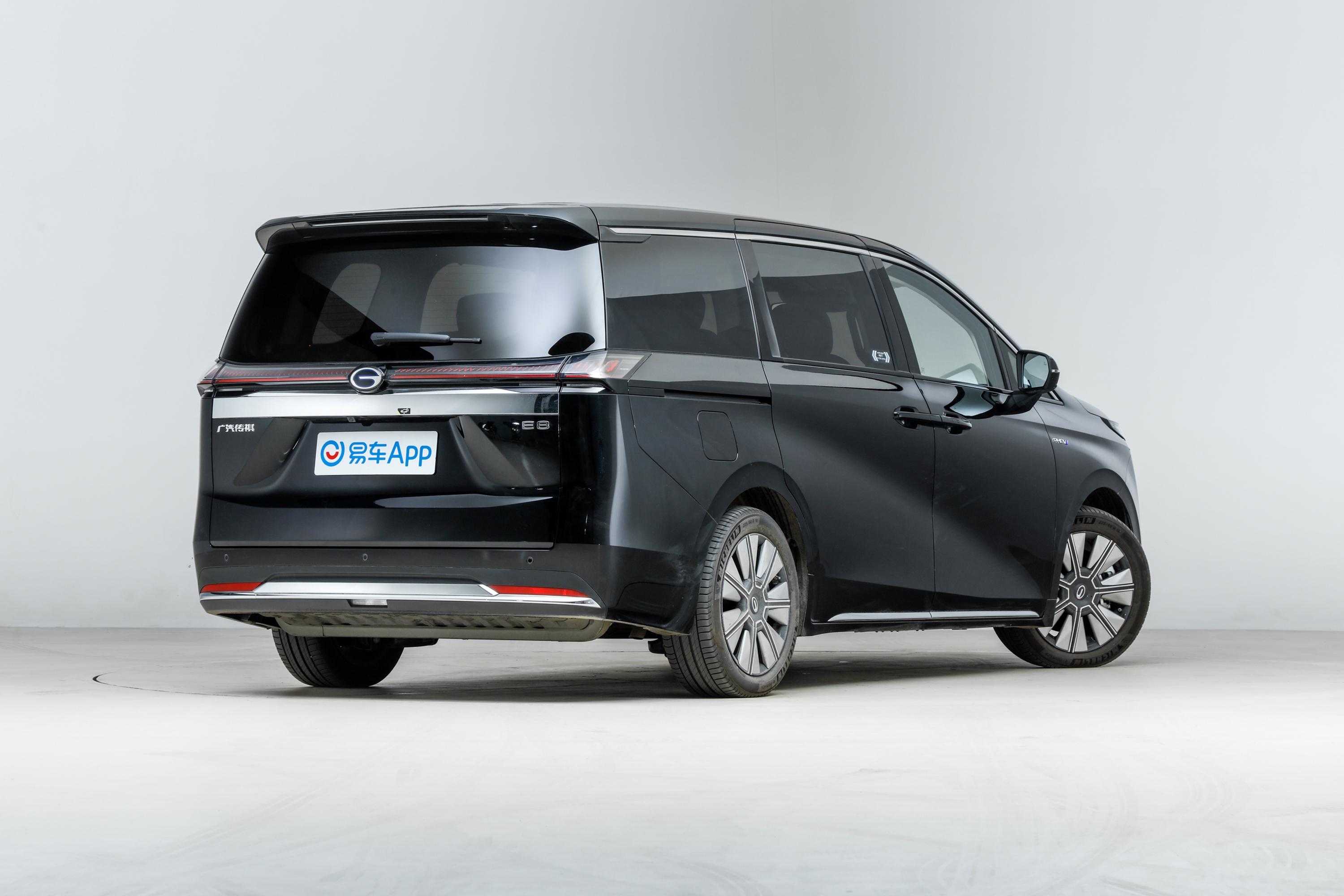 【传祺E8新能源2.0L 150km 龙腾光辉版+侧后45度车头向右水平图片-汽车图片大全】-易车