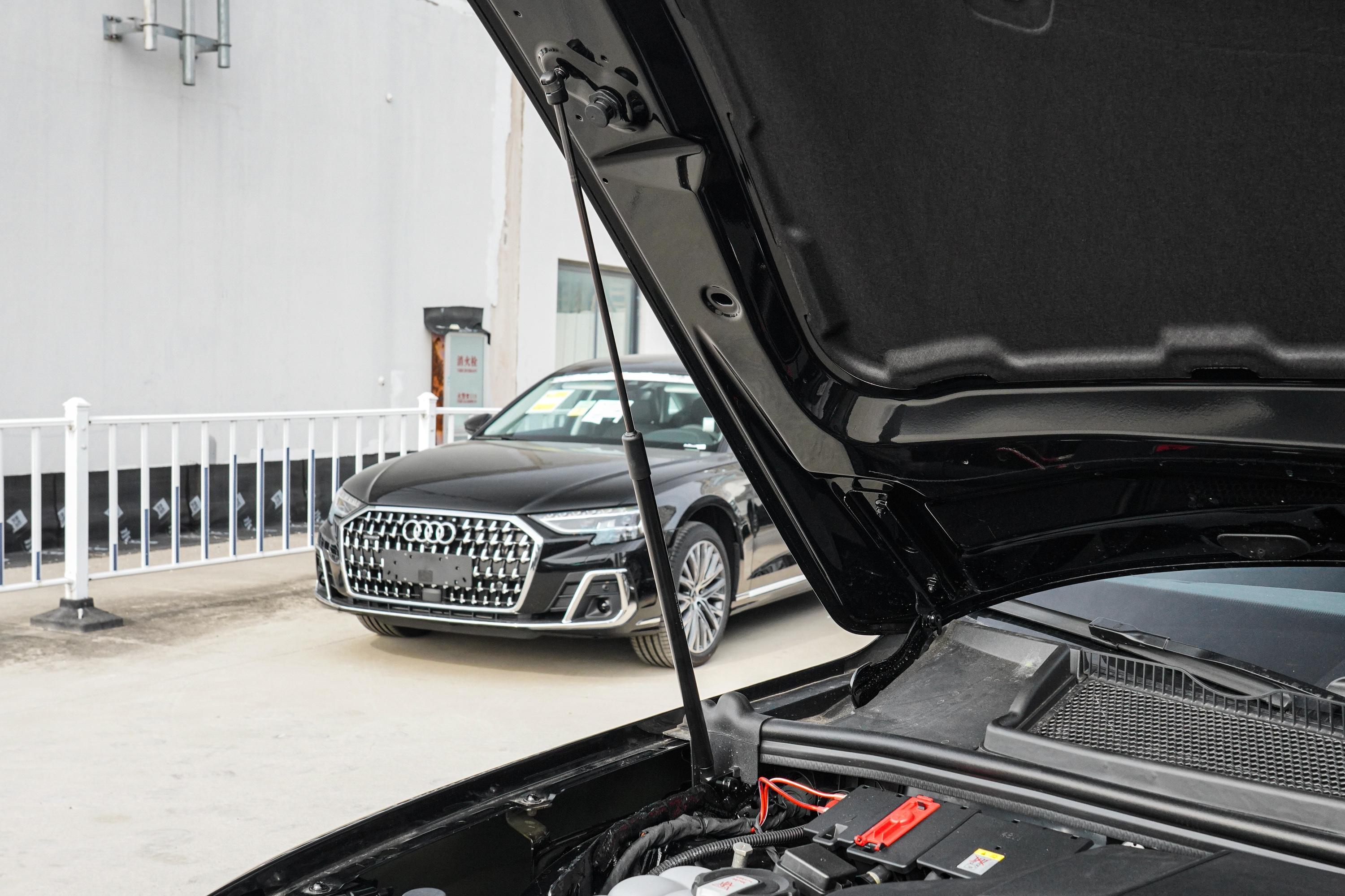 【奥迪Q755 TFSI quattro S line黑武士型 7座动力底盘图片-汽车图片大全】-易车