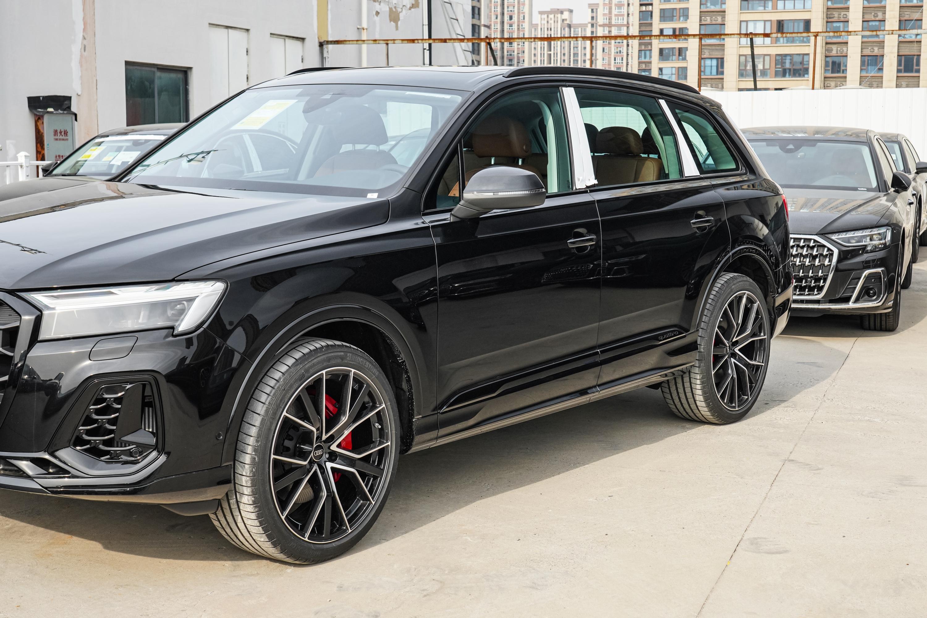 【奥迪Q755 TFSI quattro S line黑武士型 7座外观细节图片-汽车图片大全】-易车