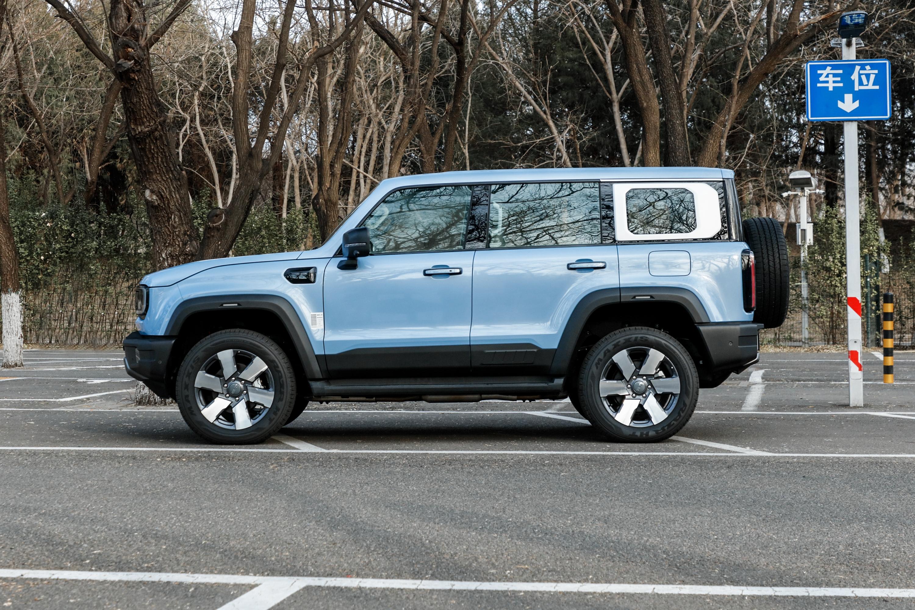 【北京越野BJ40增程152km 进阶版正侧车头向左水平图片-汽车图片大全】-易车