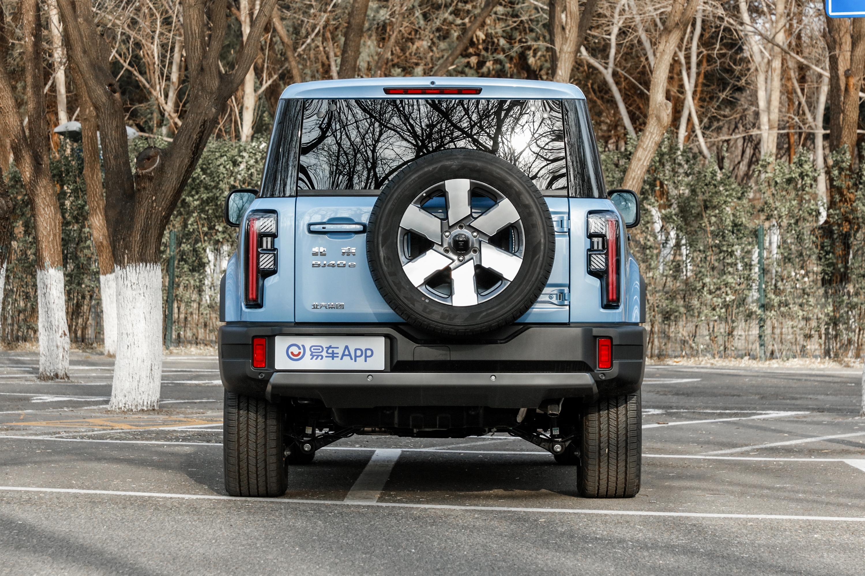 【北京越野BJ40增程152km 进阶版正后水平图片-汽车图片大全】-易车