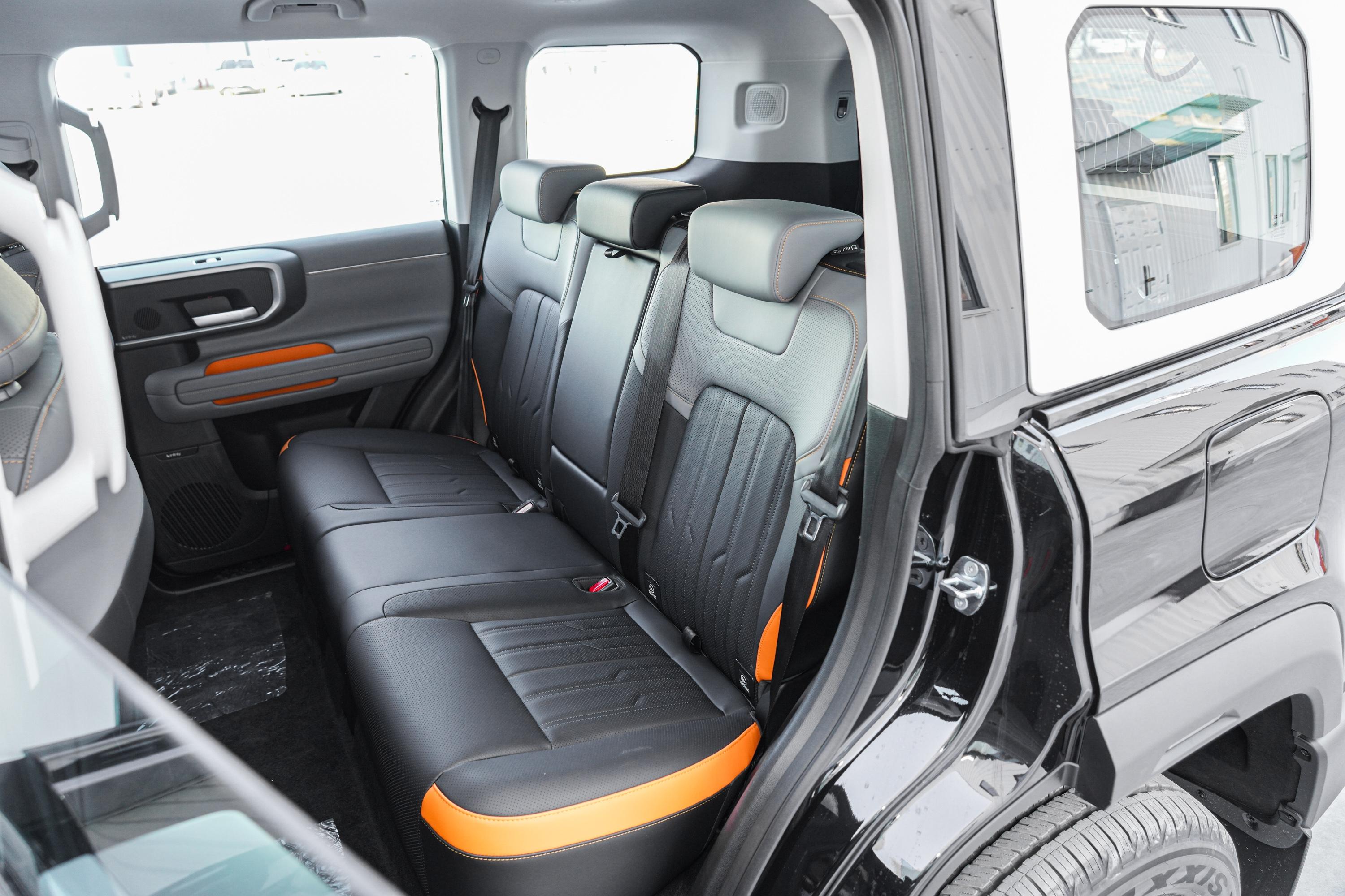 【北京越野BJ40增程152km 进阶版后排座椅图片-汽车图片大全】-易车