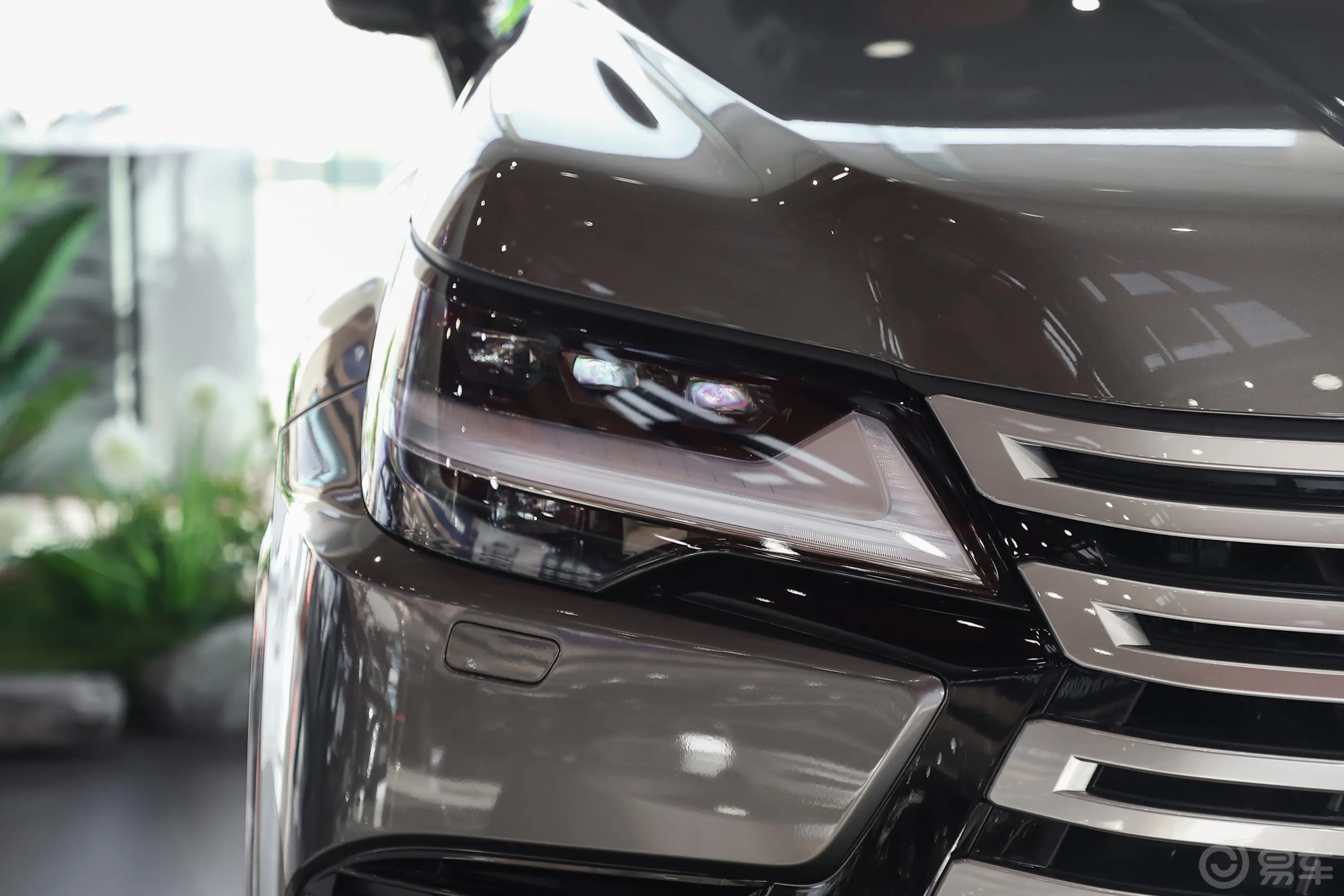【雷克萨斯LXLX700h VIP领世版外观灯组图片-汽车图片大全】-易车