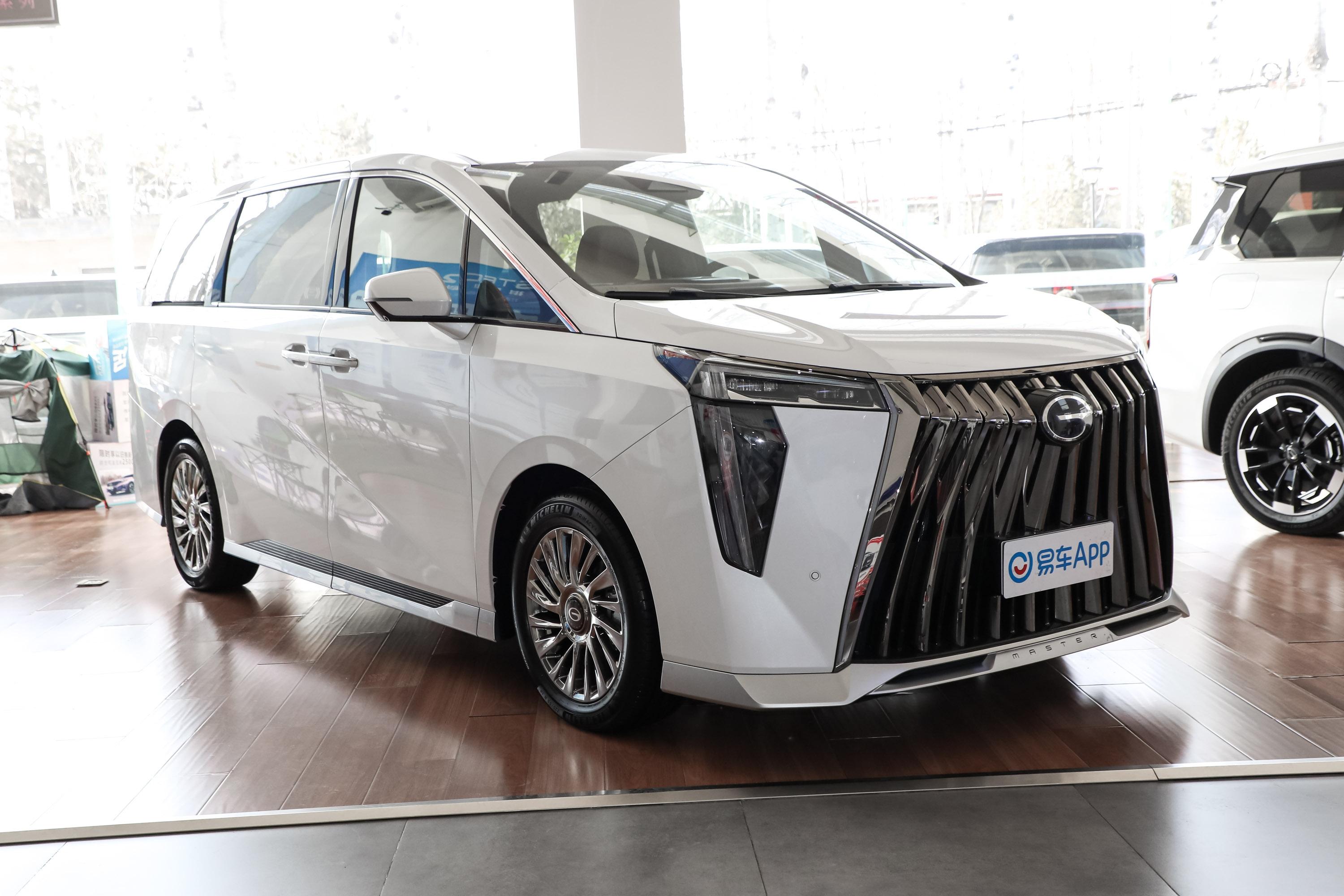 【传祺M8宗师系列 2.0T 超级混动版 7座侧前45度车头向右水平图片-汽车图片大全】-易车