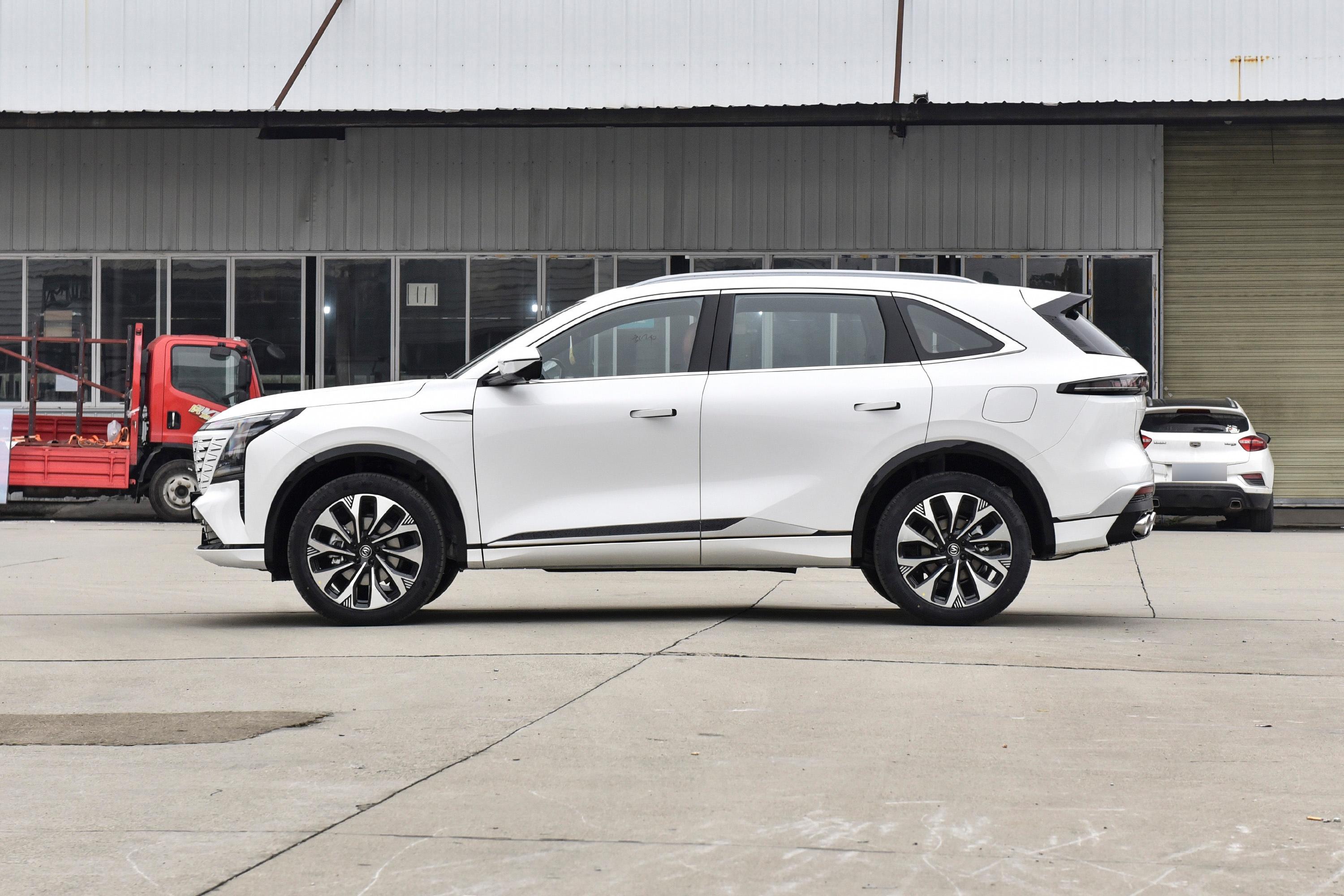 【长安CS75PLUS第四代 Ultra 2.0T 新蓝鲸智慧劲擎型正侧车头向左水平图片-汽车图片大全】-易车