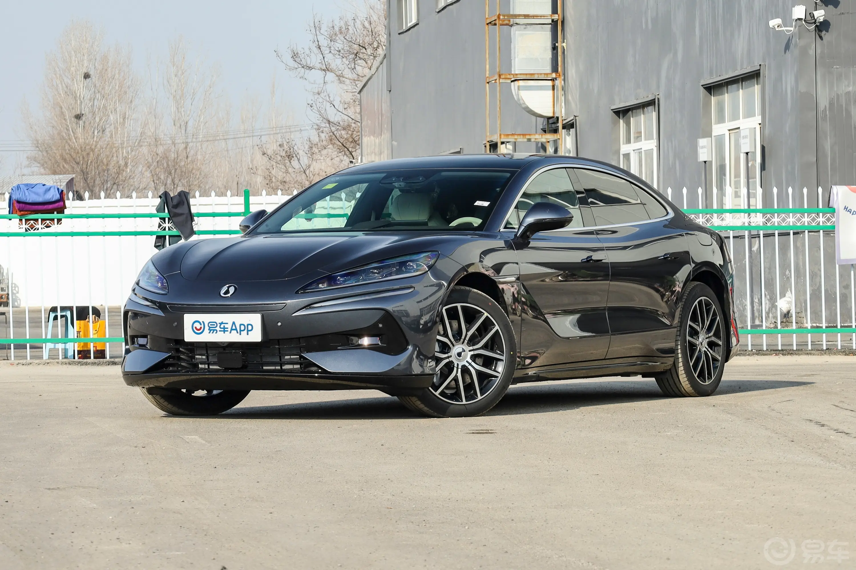 【腾势Z9DM 2.0T 201km 1100 Pro版侧前45度车头向左水平图片-汽车图片大全】-易车