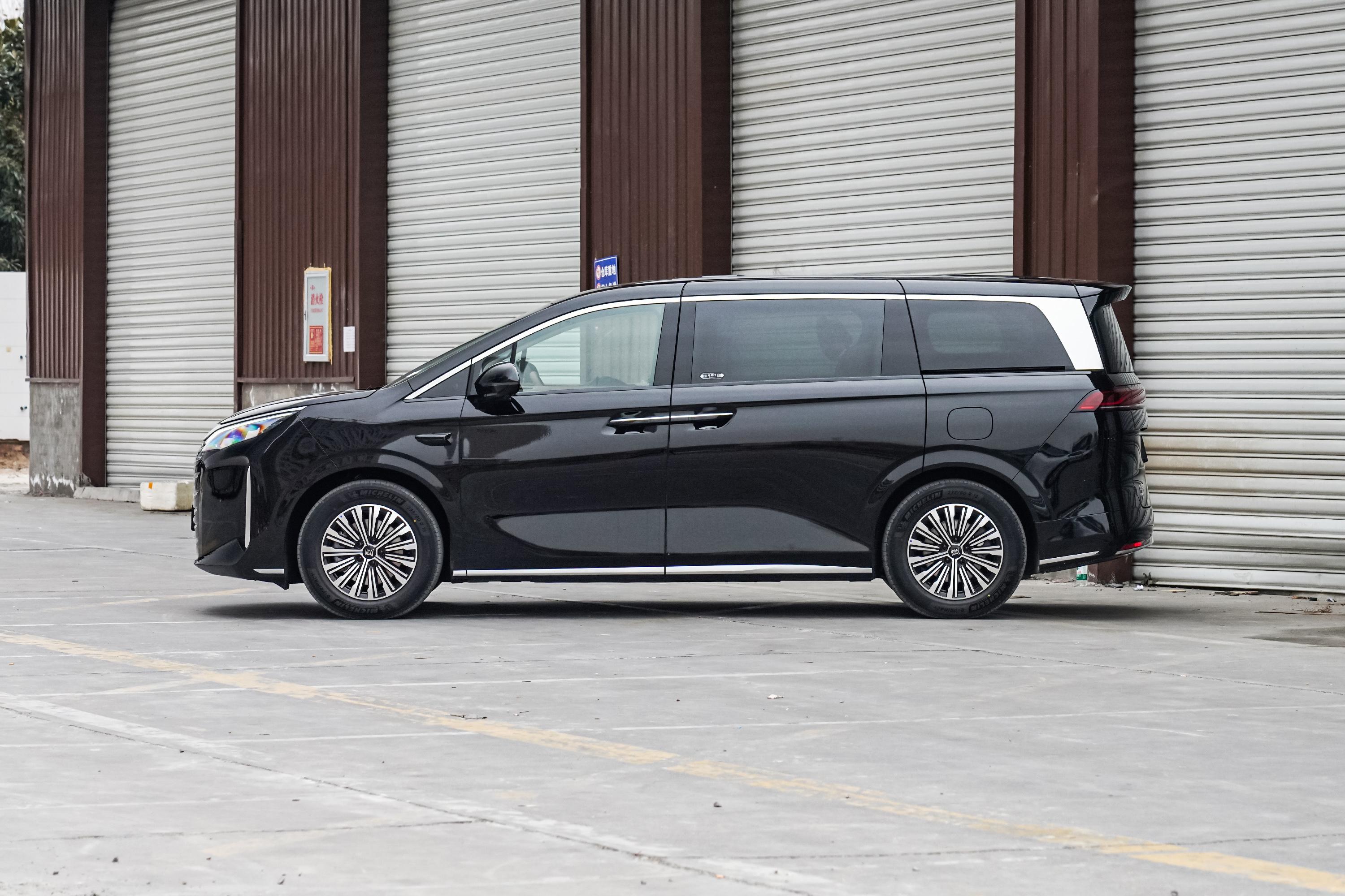 【夏DM-i 1.5T 180km 超越型正侧车头向左水平图片-汽车图片大全】-易车