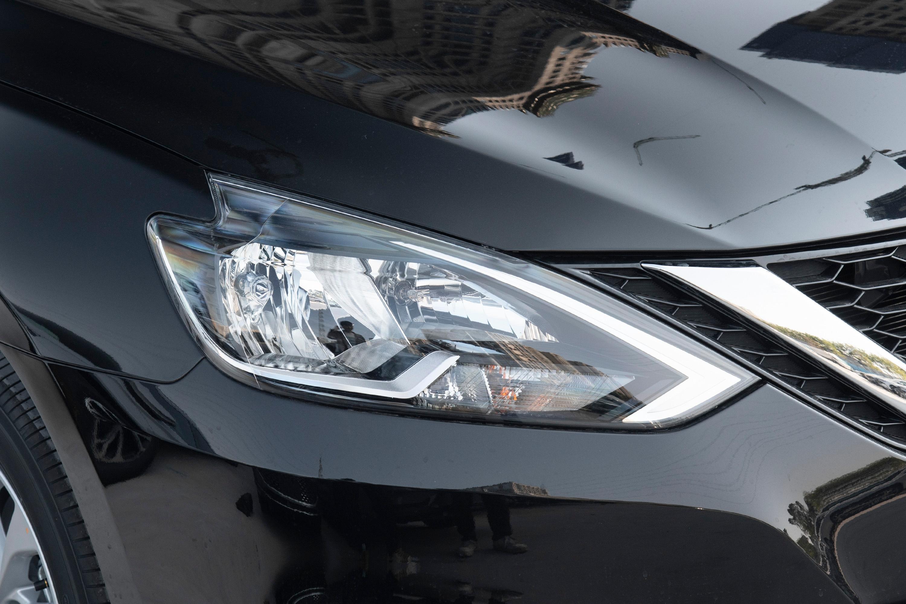 【轩逸改款二 经典 1.6L XL 豪华版大灯侧45度俯拍图片-汽车图片大全】-易车