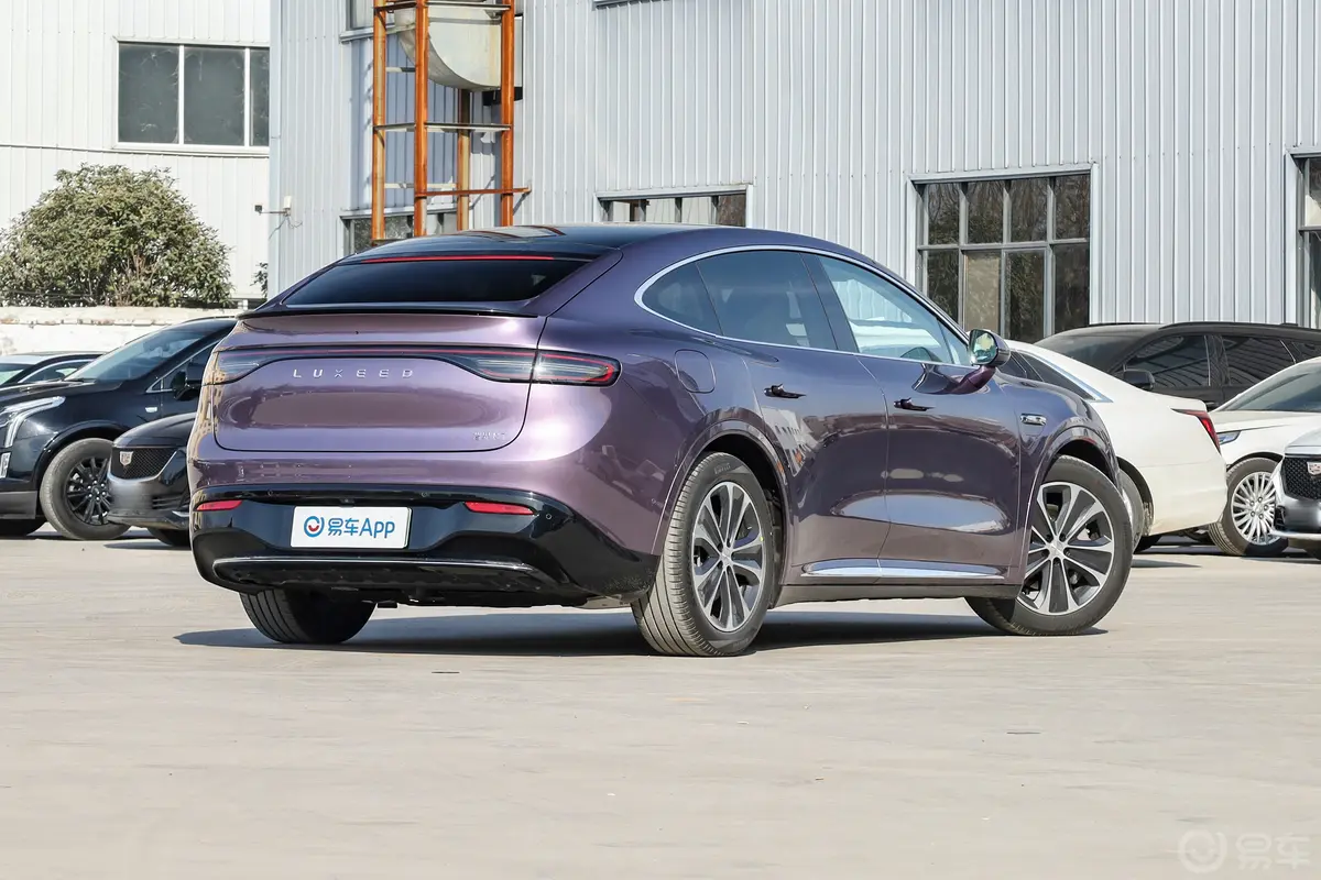 【智界R7增程版 251km 后驱Max侧后45度车头向右水平图片-汽车图片大全】-易车