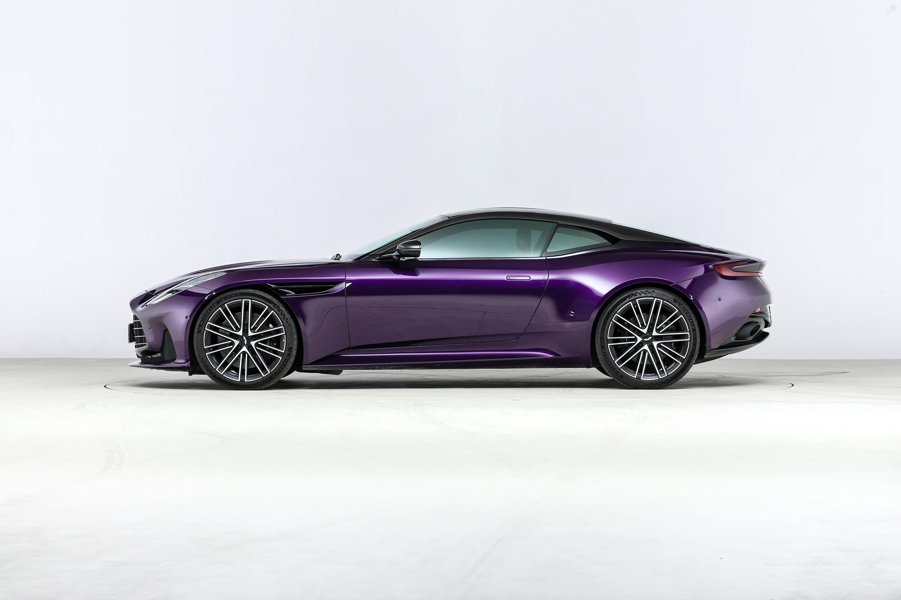 【阿斯顿·马丁DB124.0T V8正侧车头向左水平图片-汽车图片大全】-易车