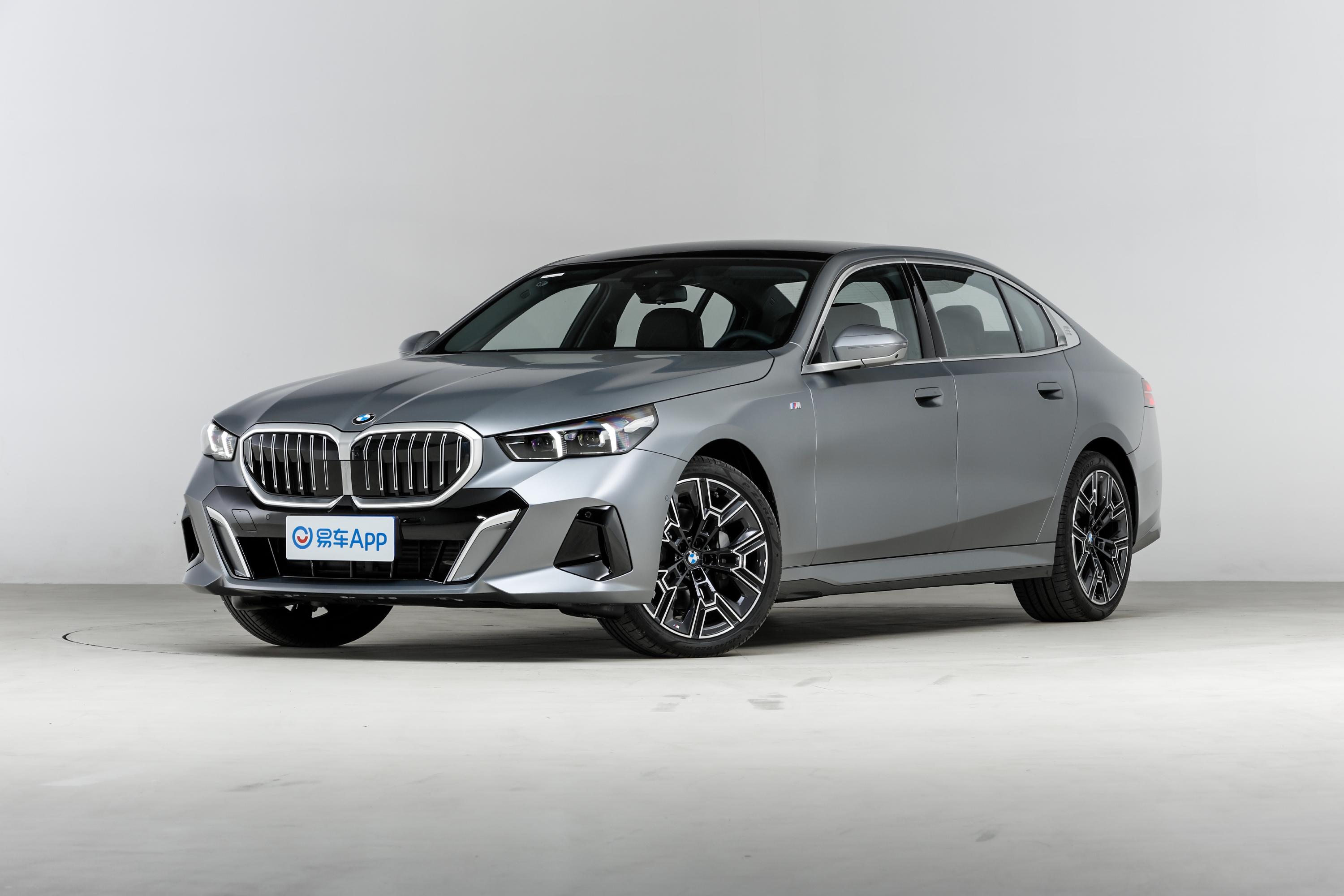 【宝马5系530Li xDrive M运动套装侧前45度车头向左水平图片-汽车图片大全】-易车