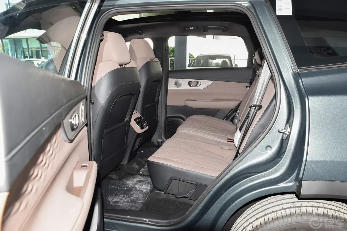 【风云T81.5T 130km 尊享版 5座后排空间图片-汽车图片大全】-易车