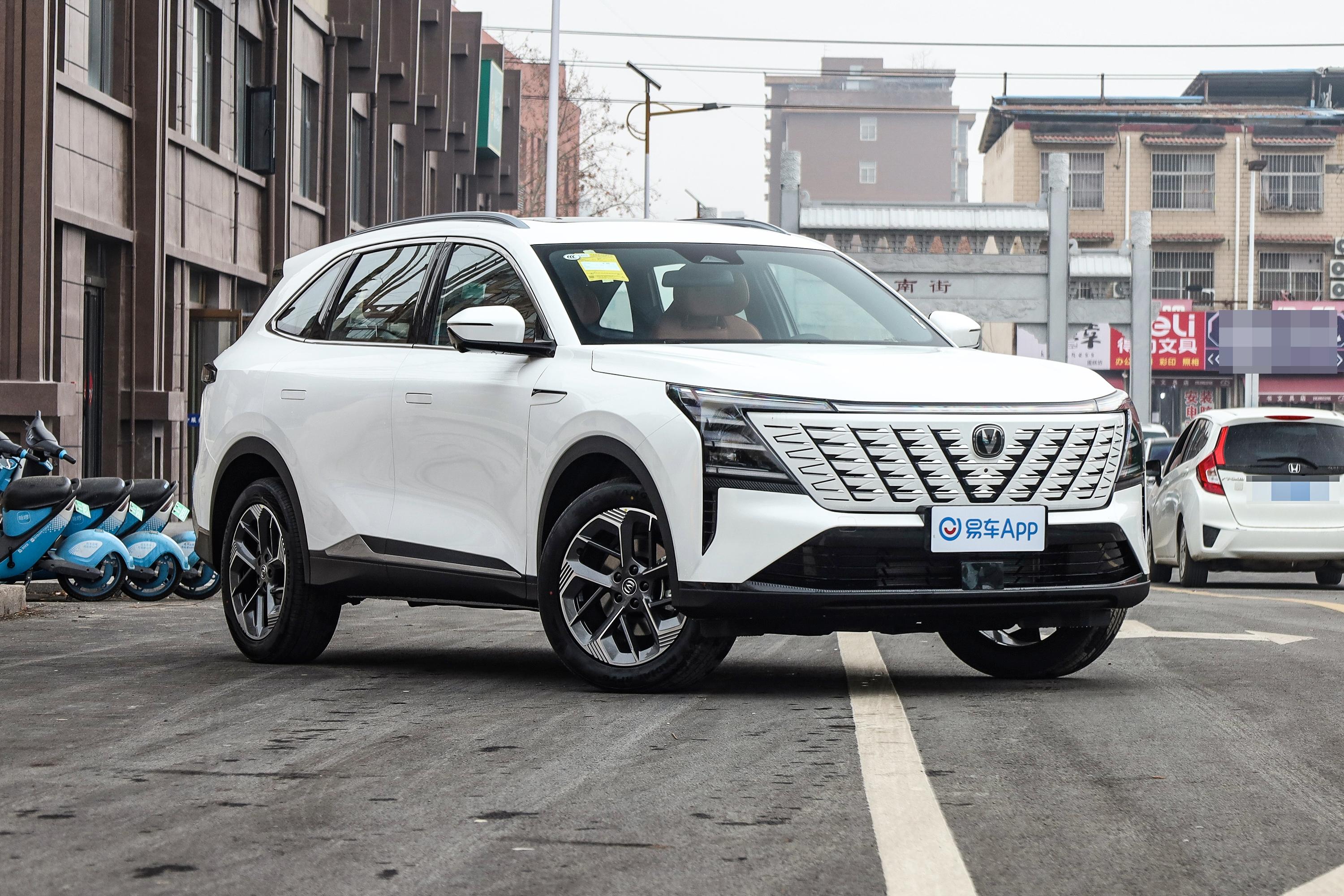 【长安CS75PLUS第四代 1.5T 新蓝鲸智慧鲸悦版侧前45度车头向右水平图片-汽车图片大全】-易车