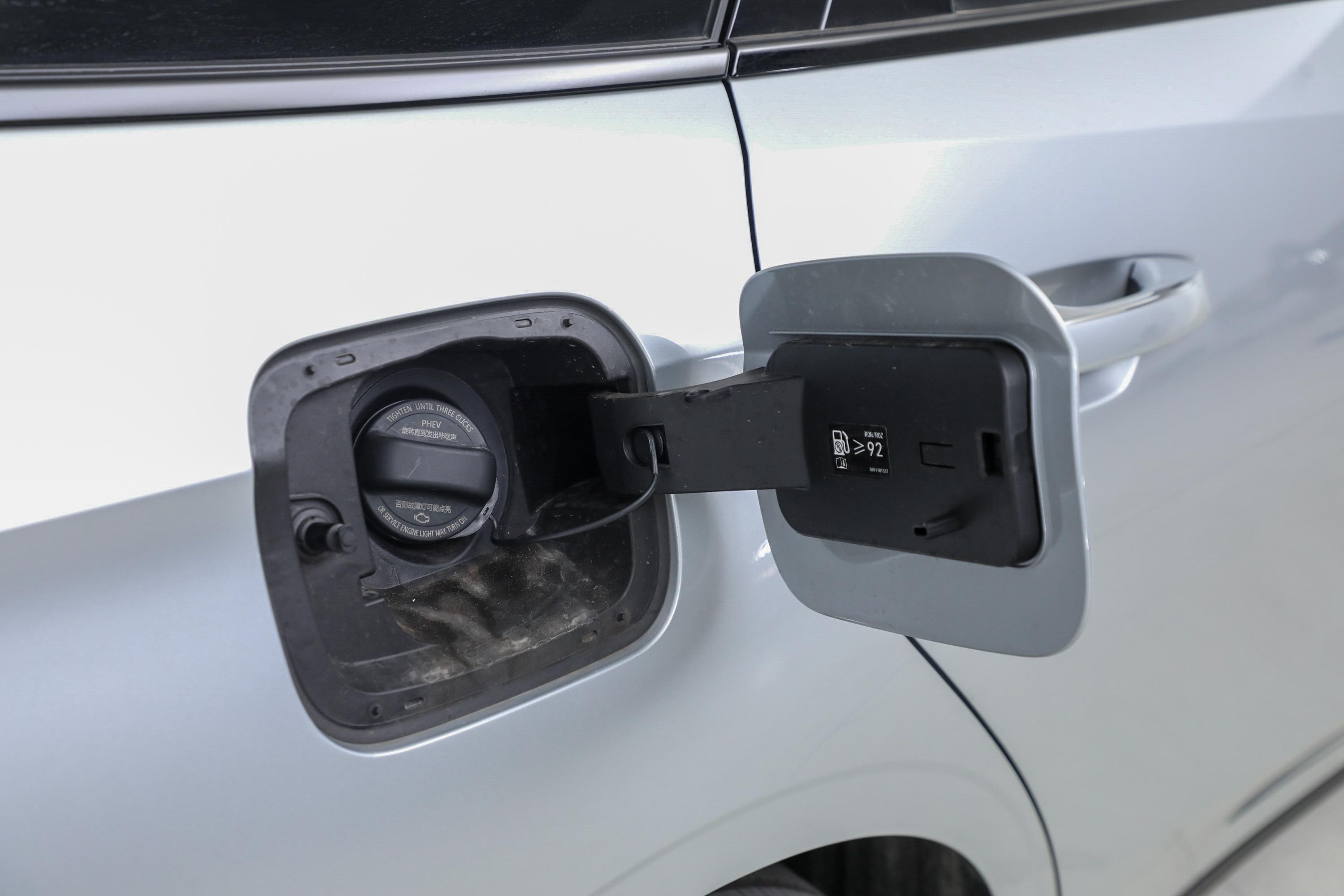 【银河L6EM-i 1.5L 140km 星舰版加油口图片-汽车图片大全】-易车