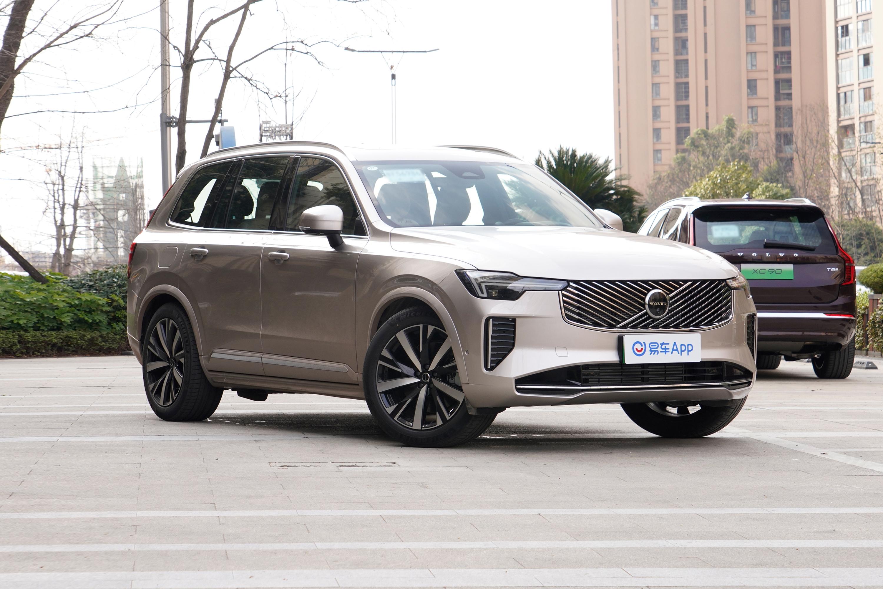 【沃尔沃XC90 插电混动改款 2.0T 62km 智尊豪华版 7座侧前45度车头向右水平图片-汽车图片大全】-易车