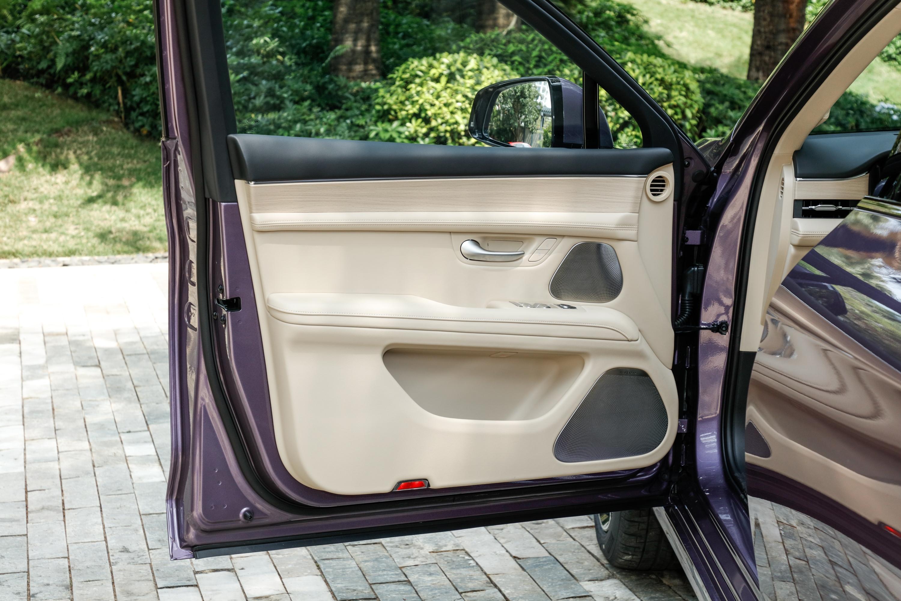 【问界M5增程版 230km Ultra 四驱版主驾驶位图片-汽车图片大全】-易车