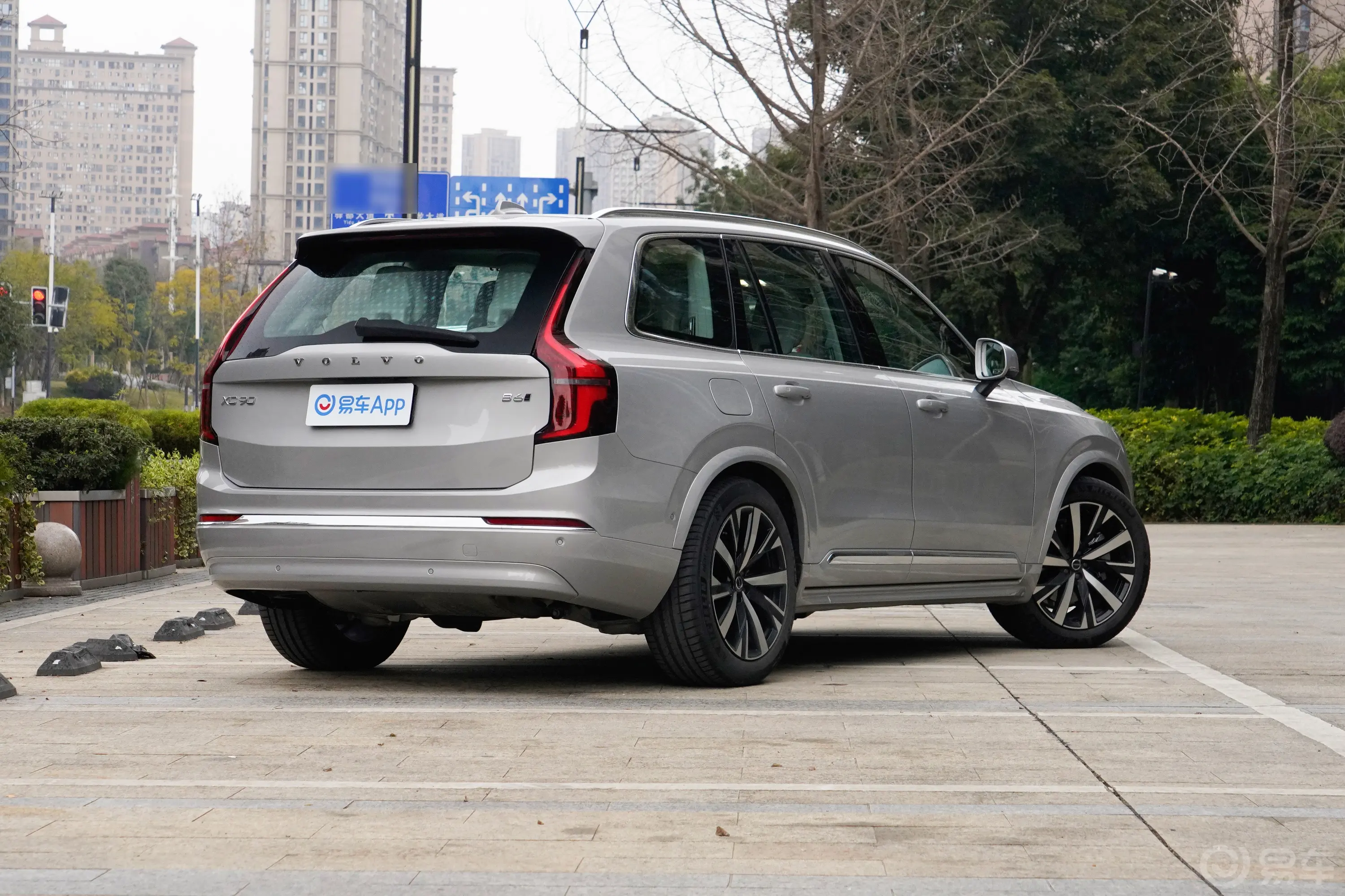 【沃尔沃XC90改款 B6 智雅豪华版 6座侧后45度车头向右水平图片-汽车图片大全】-易车