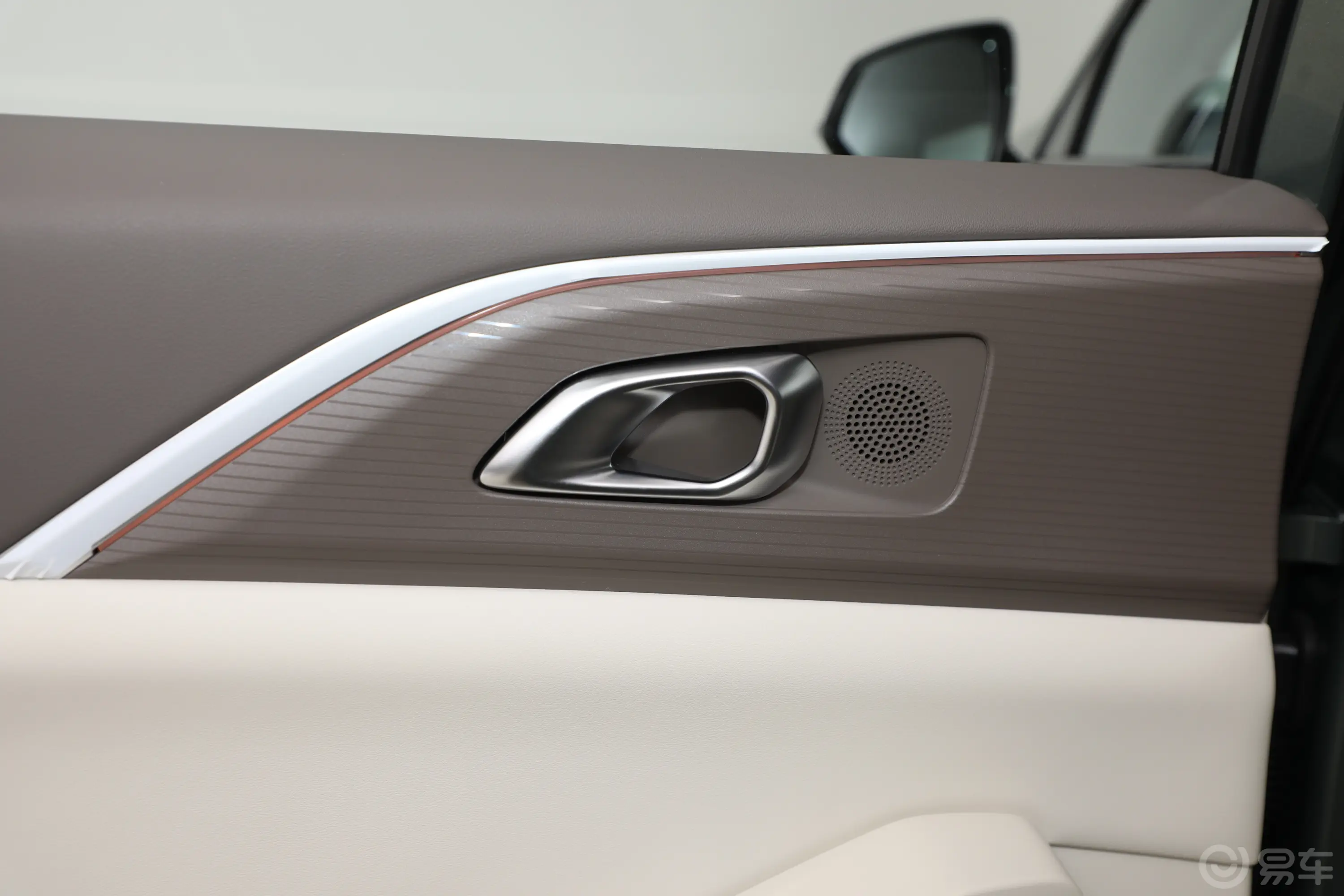 【哈弗枭龙MAX PHEV1.5L 165km Ultra 智驾版后排功能图片-汽车图片大全】-易车