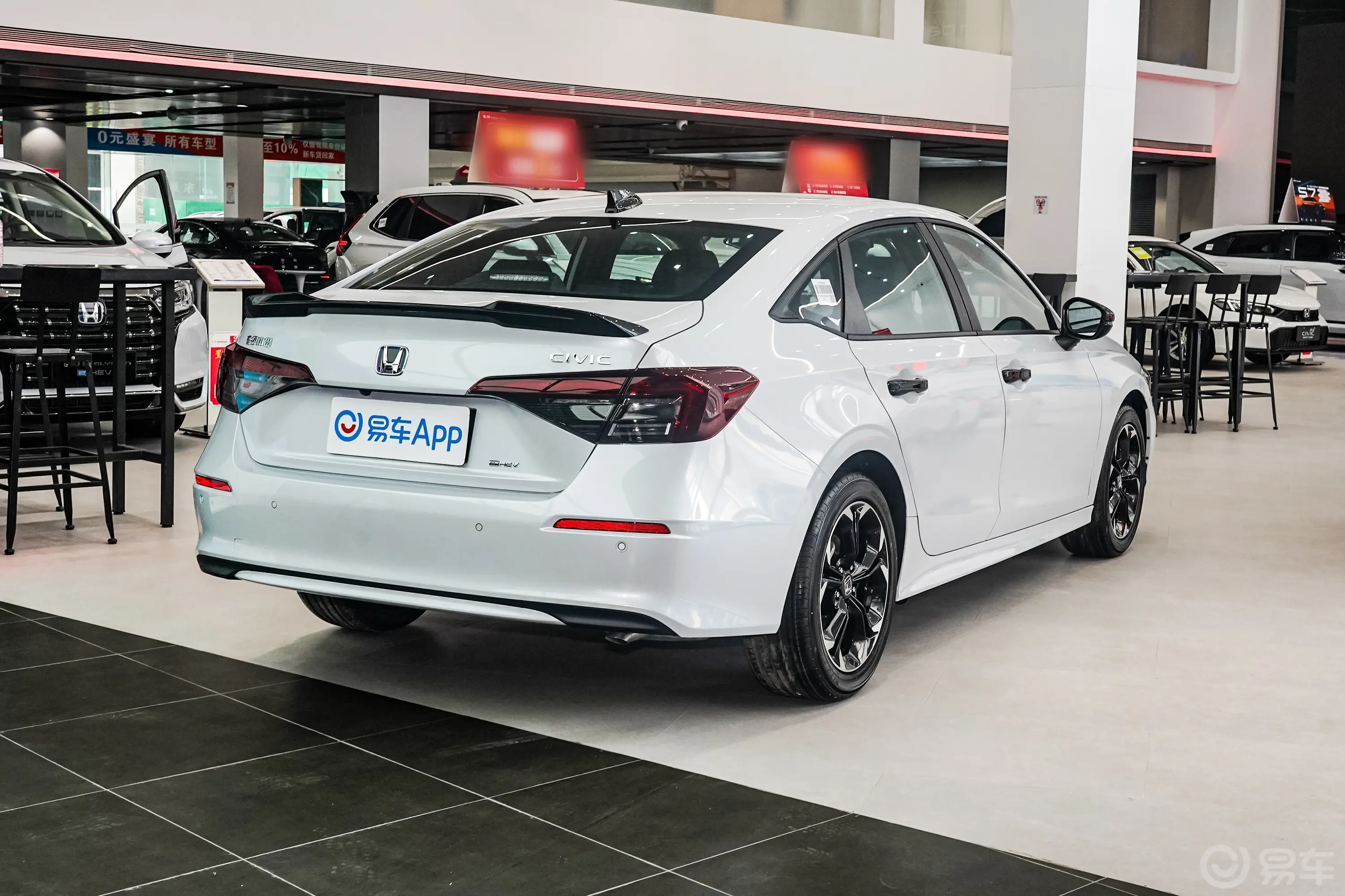 【思域e:HEV 2.0L E-CVT混动Pro侧后45度车头向右水平图片-汽车图片大全】-易车