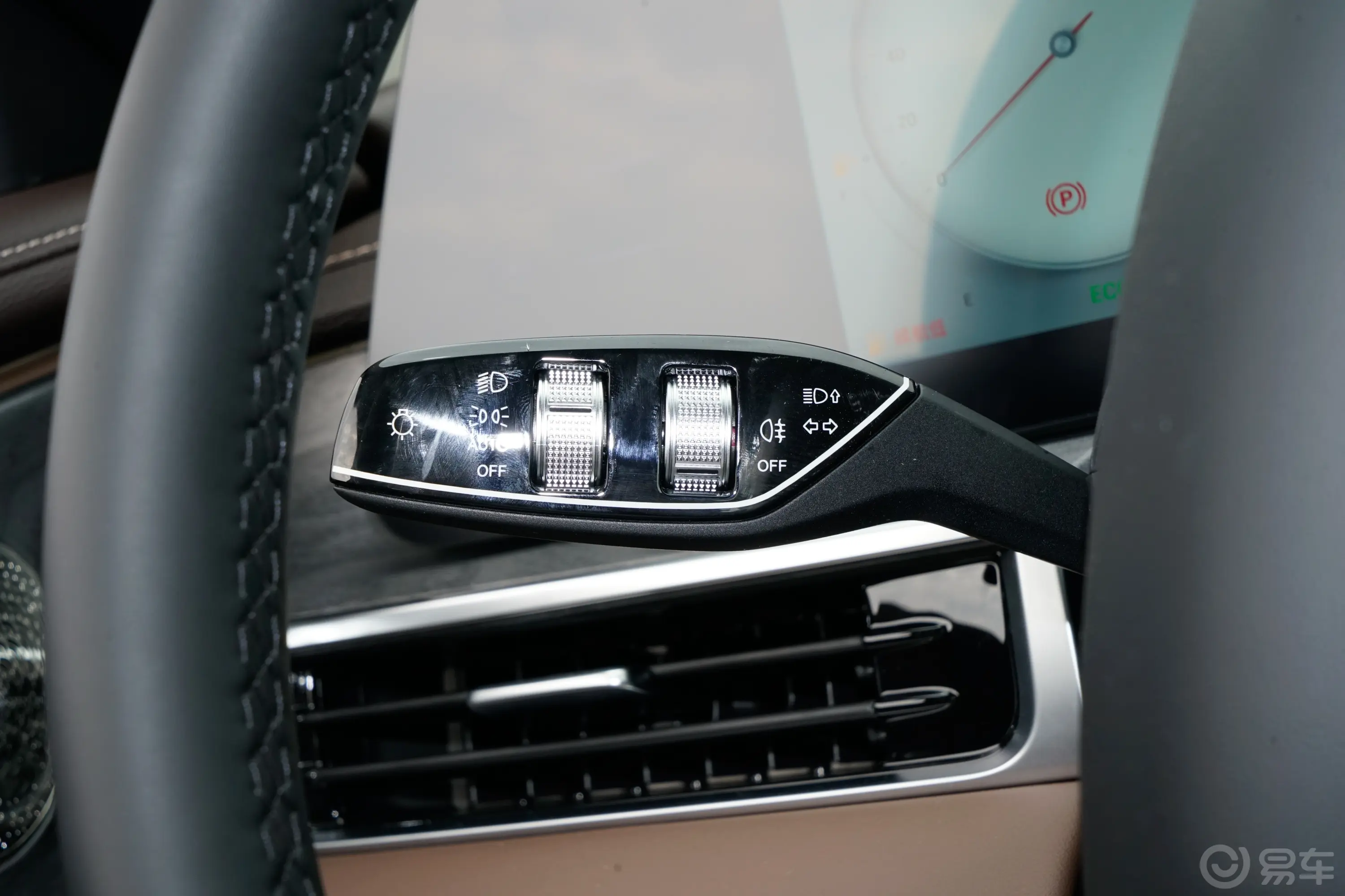 【艾瑞泽82.0T 双离合劲灯光控制区图片-汽车图片大全】-易车