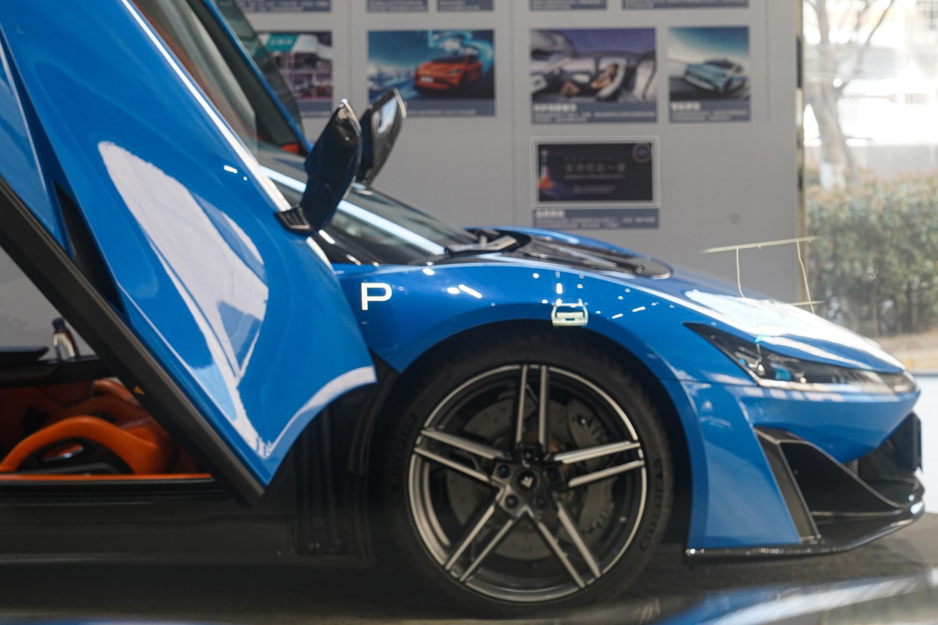 【昊铂HL纯电版 750km 后驱Max激光雷达版 6座抬头显示图片-汽车图片大全】-易车