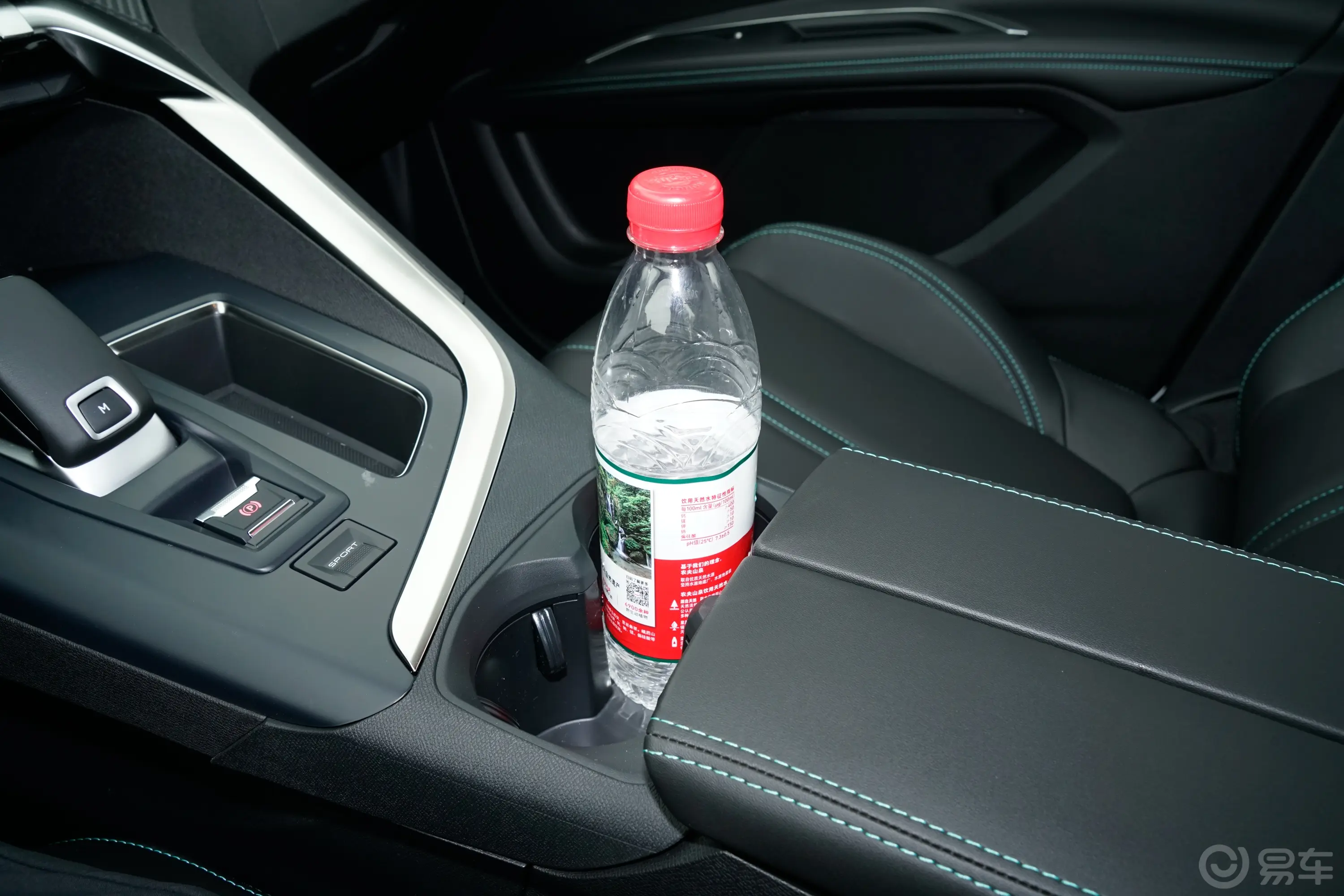 【标致5008400THP 豪华版前排杯架图片-汽车图片大全】-易车