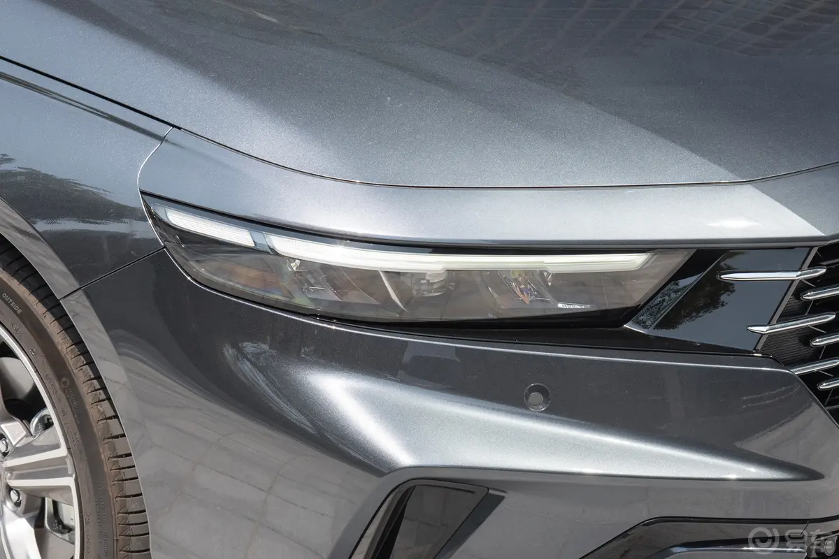 【雅阁运动系列 260TURBO 尊贵版大灯侧45度俯拍图片-汽车图片大全】-易车