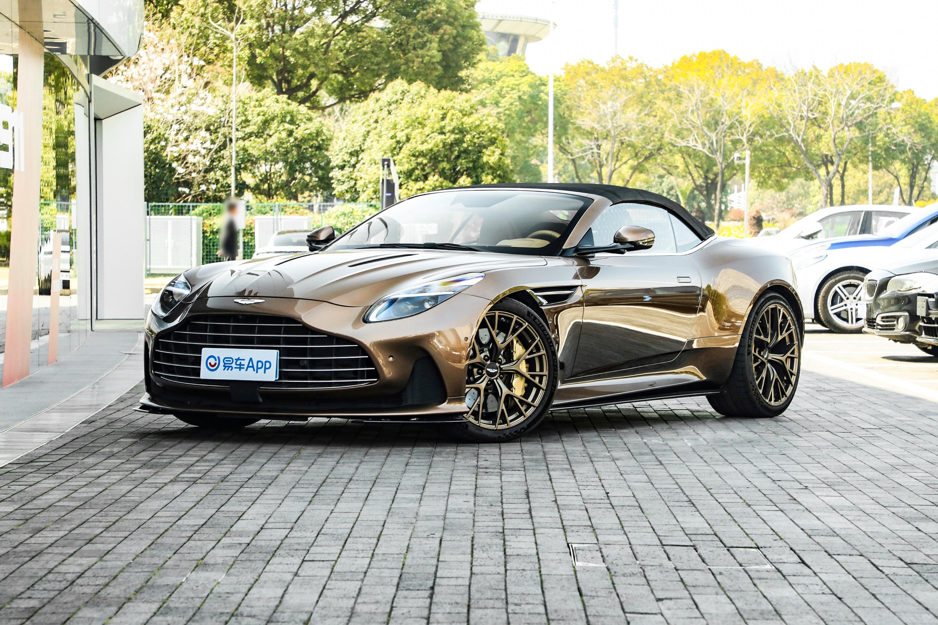 【阿斯顿·马丁DB124.0T V8 Volante侧前45度车头向左水平图片-汽车图片大全】-易车