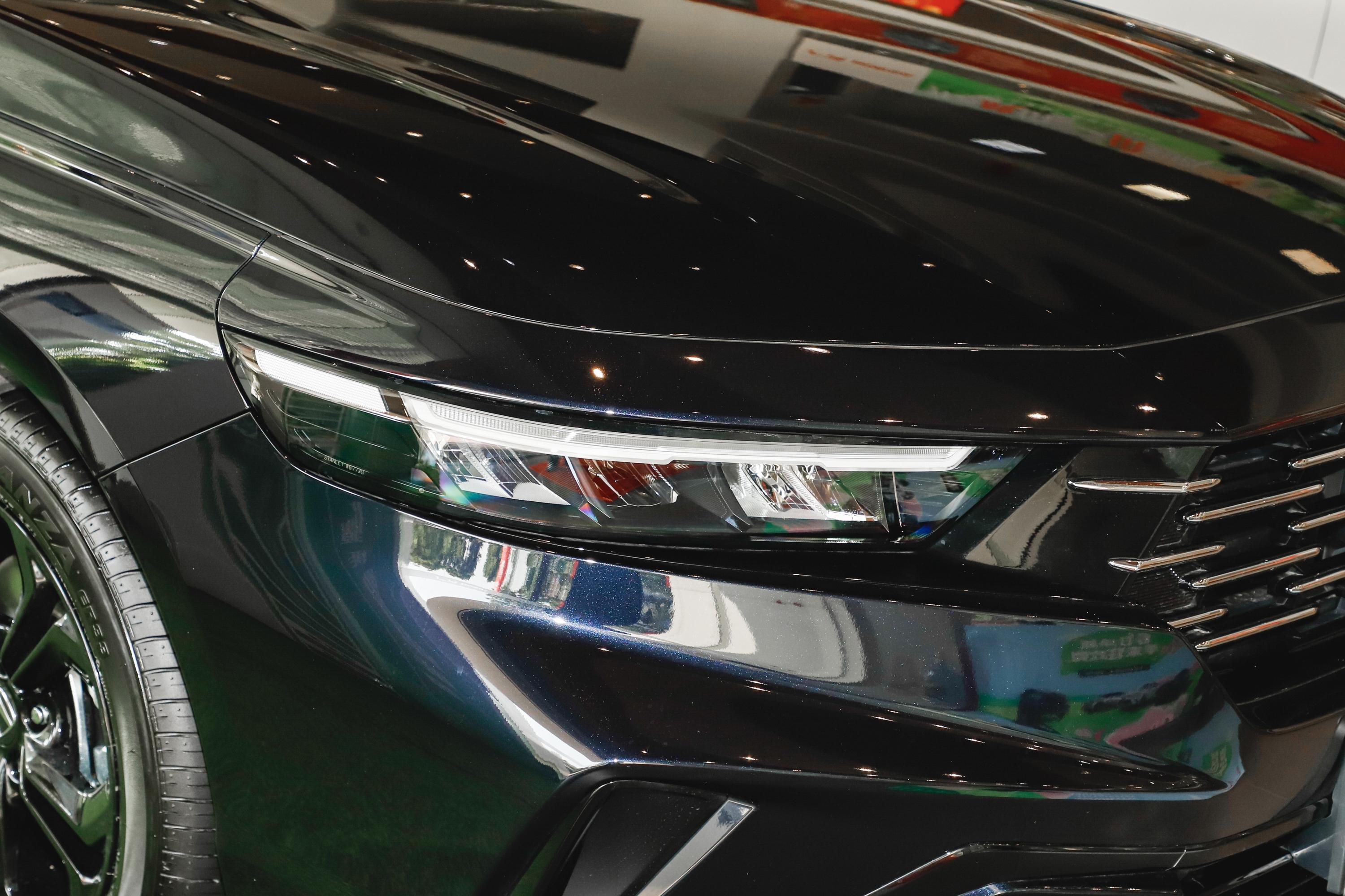 【雅阁运动系列 260TURBO 舒适版大灯侧45度俯拍图片-汽车图片大全】-易车