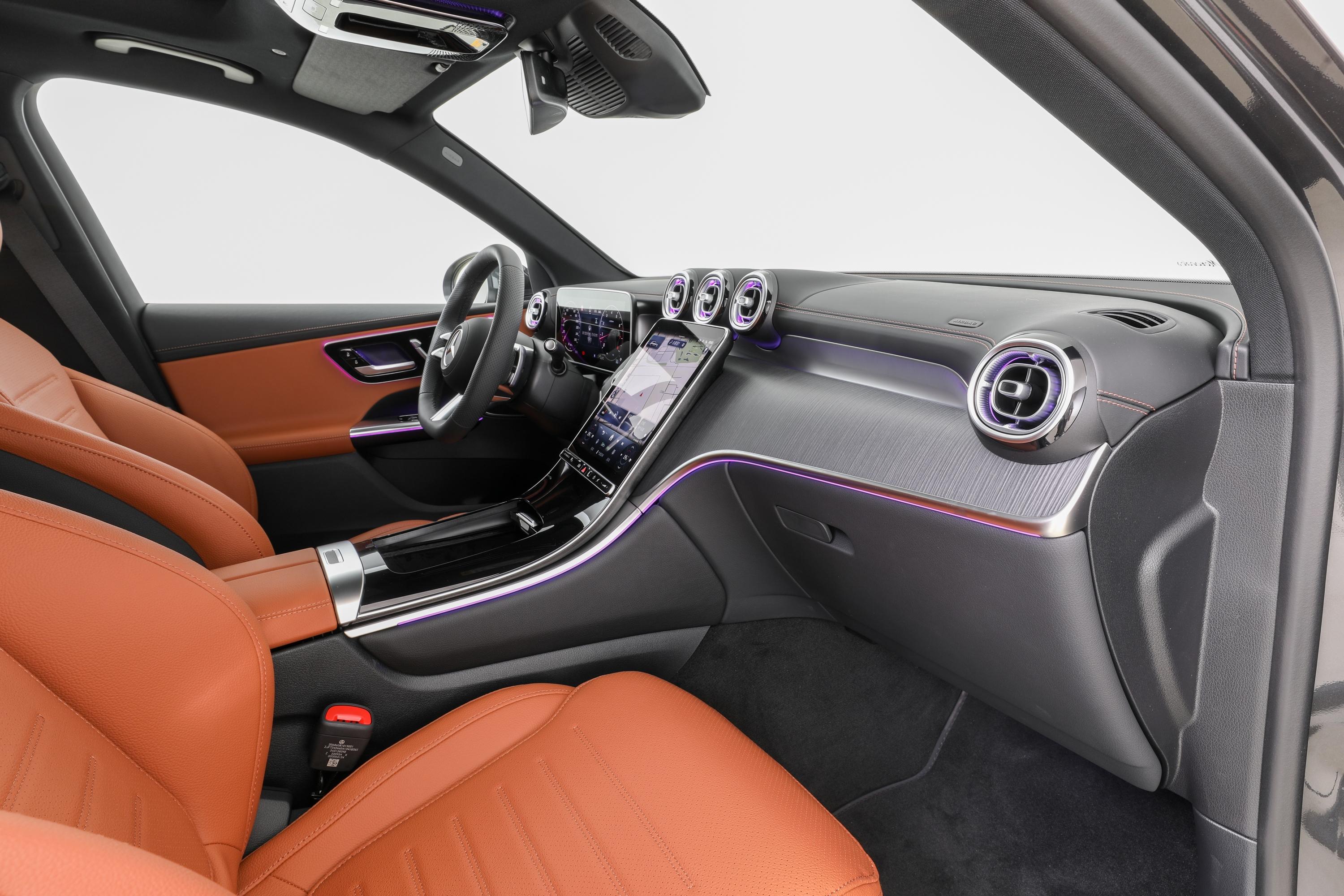 【奔驰GLC改款 GLC 260 L 4MATIC 豪华型 5座内饰全景副驾方向图片-汽车图片大全】-易车