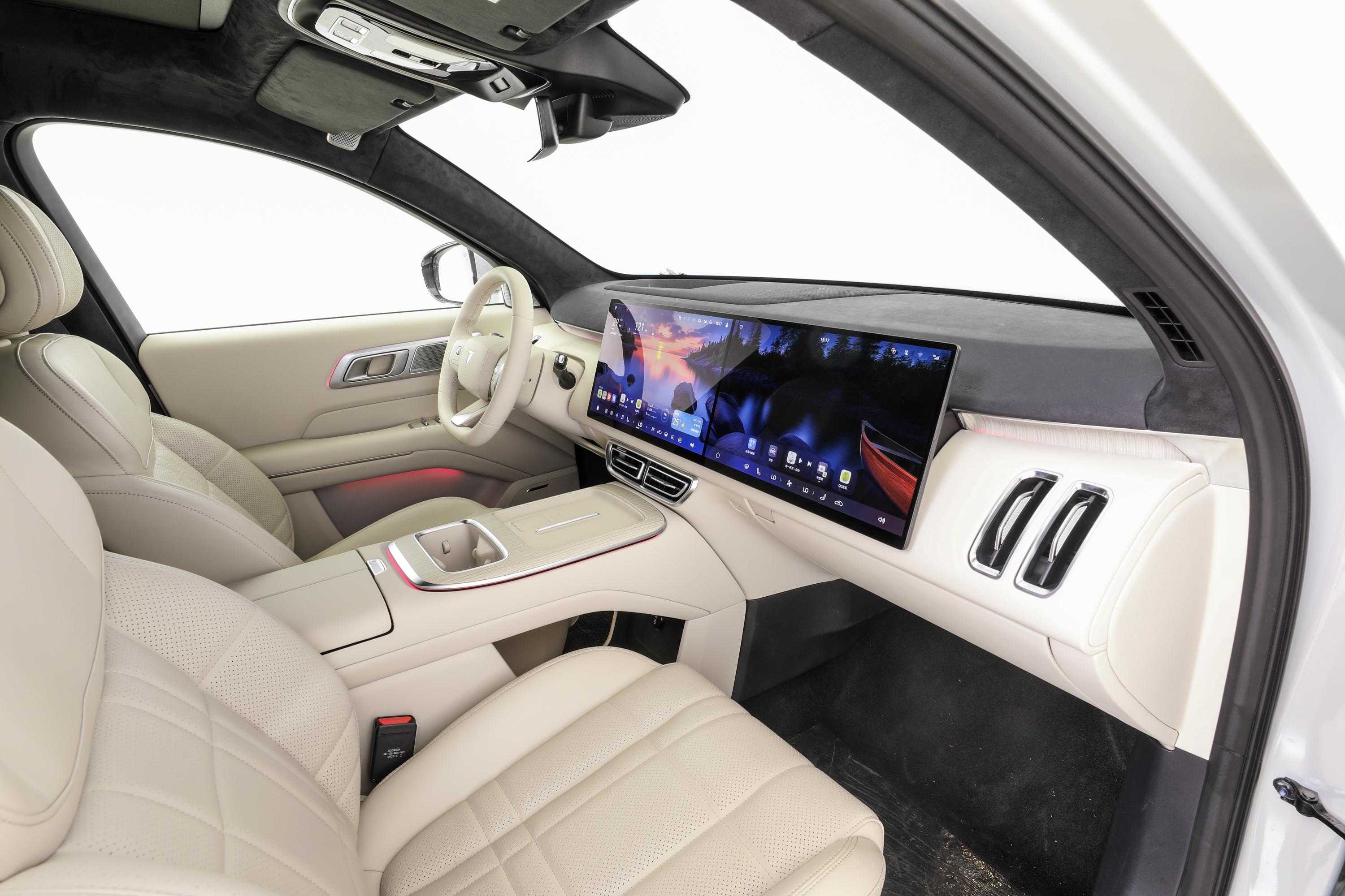 【深蓝S09210km 四驱Ultra+高定版内饰全景副驾方向图片-汽车图片大全】-易车