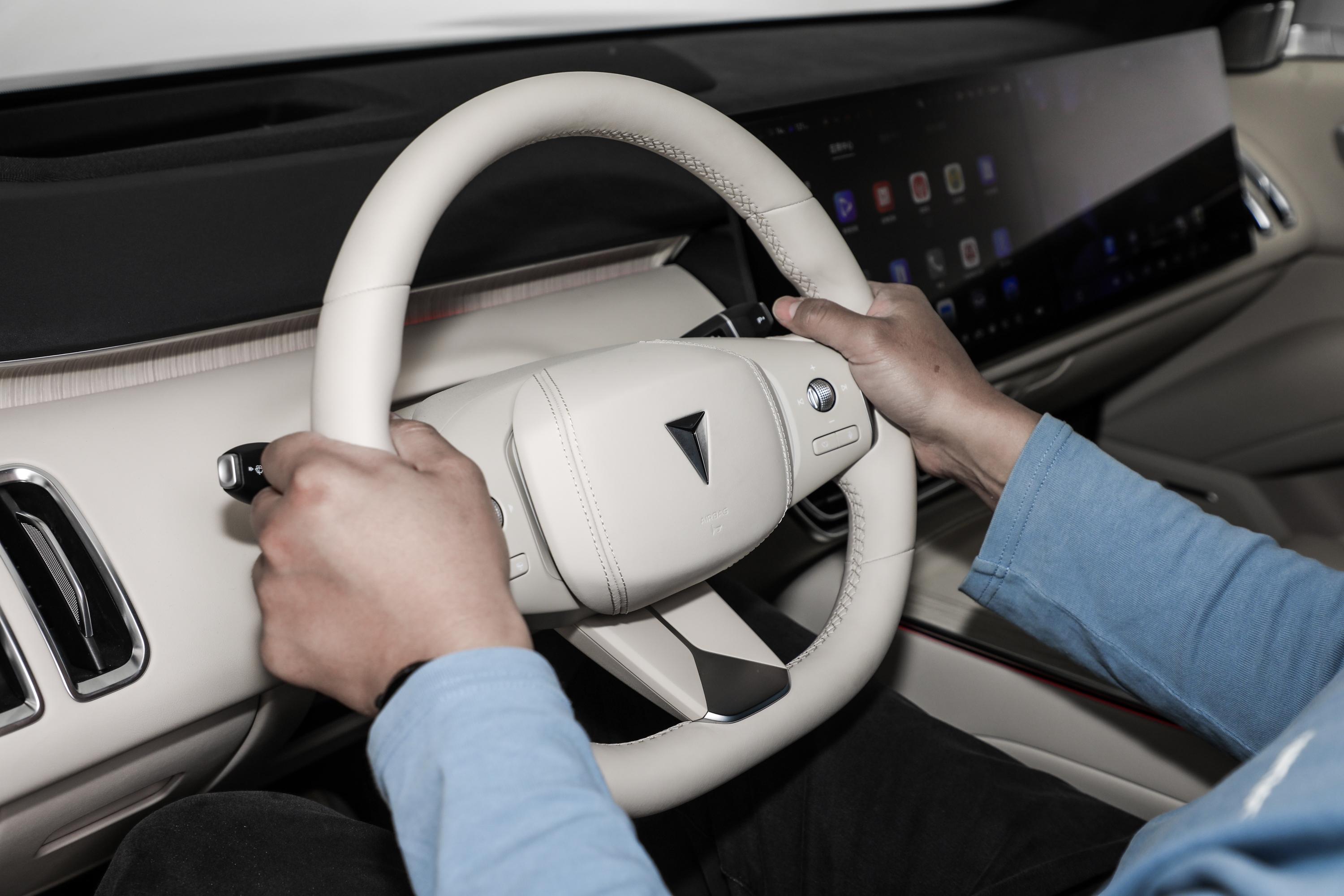 【深蓝S09210km 四驱Ultra+高定版主驾驶位图片-汽车图片大全】-易车