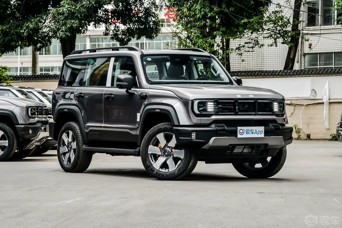 【北京越野BJ40增程152km 标准版侧前45度车头向右水平图片-汽车图片大全】-易车
