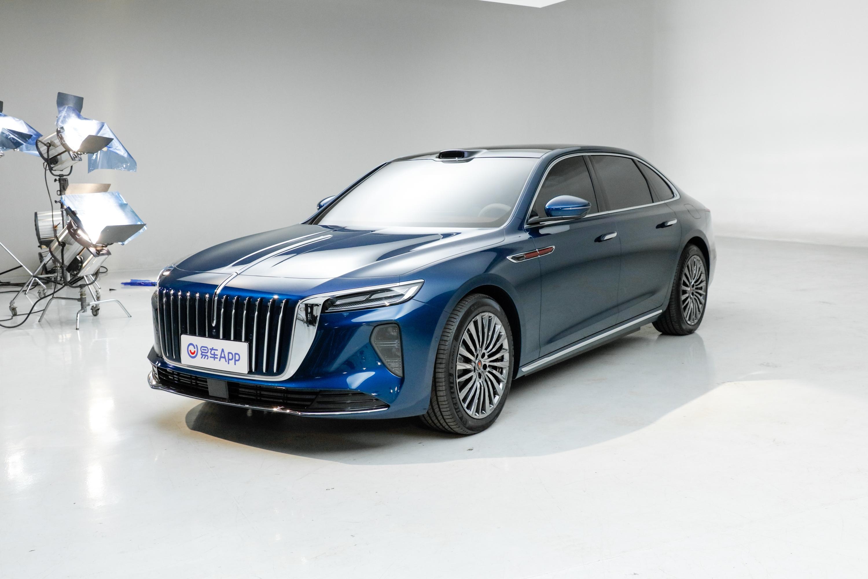 【红旗H9 PHEV标准版侧前45度车头向左水平图片-汽车图片大全】-易车