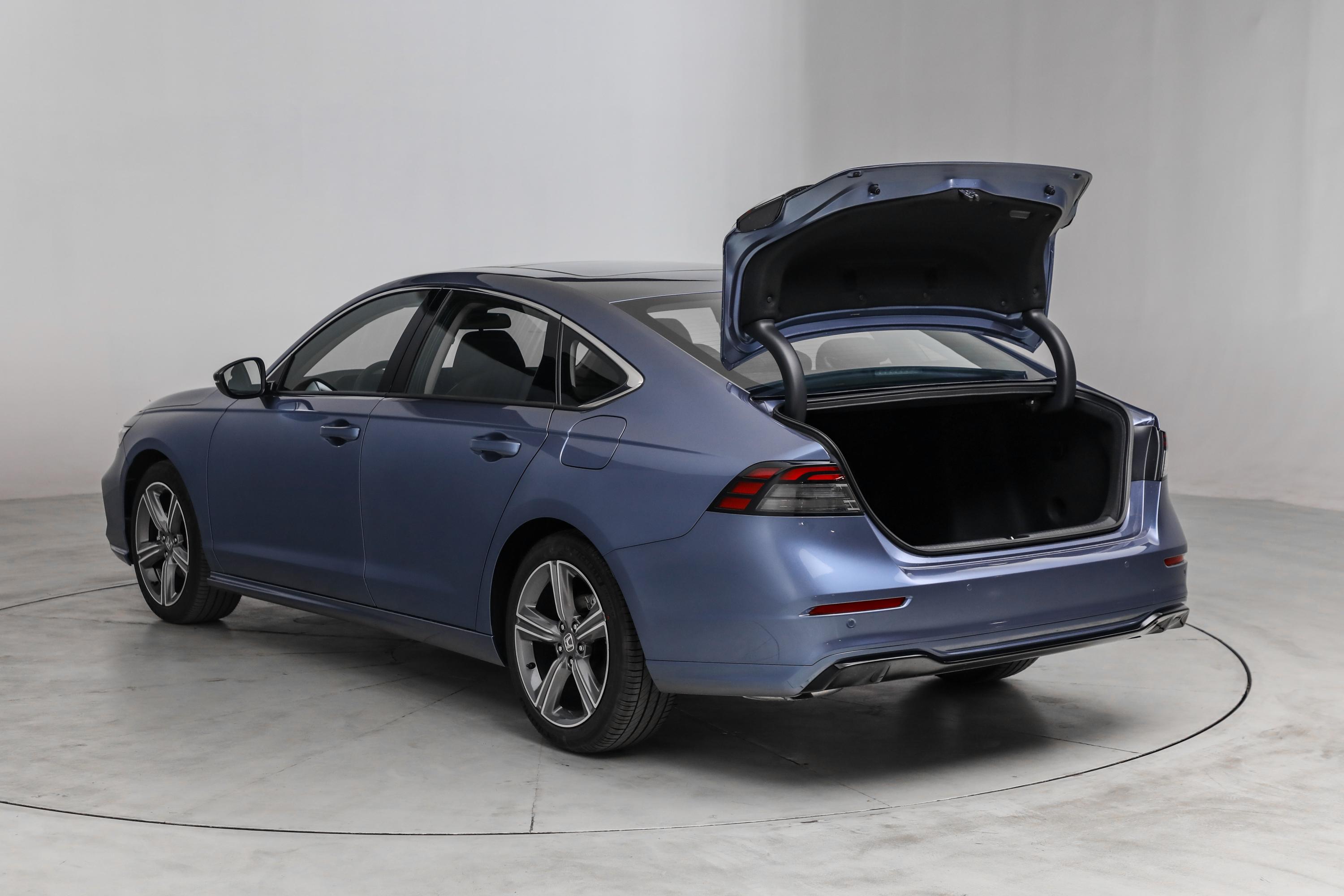 【雅阁运动系列 260TURBO 尊贵版后备厢开启45度侧拍图片-汽车图片大全】-易车