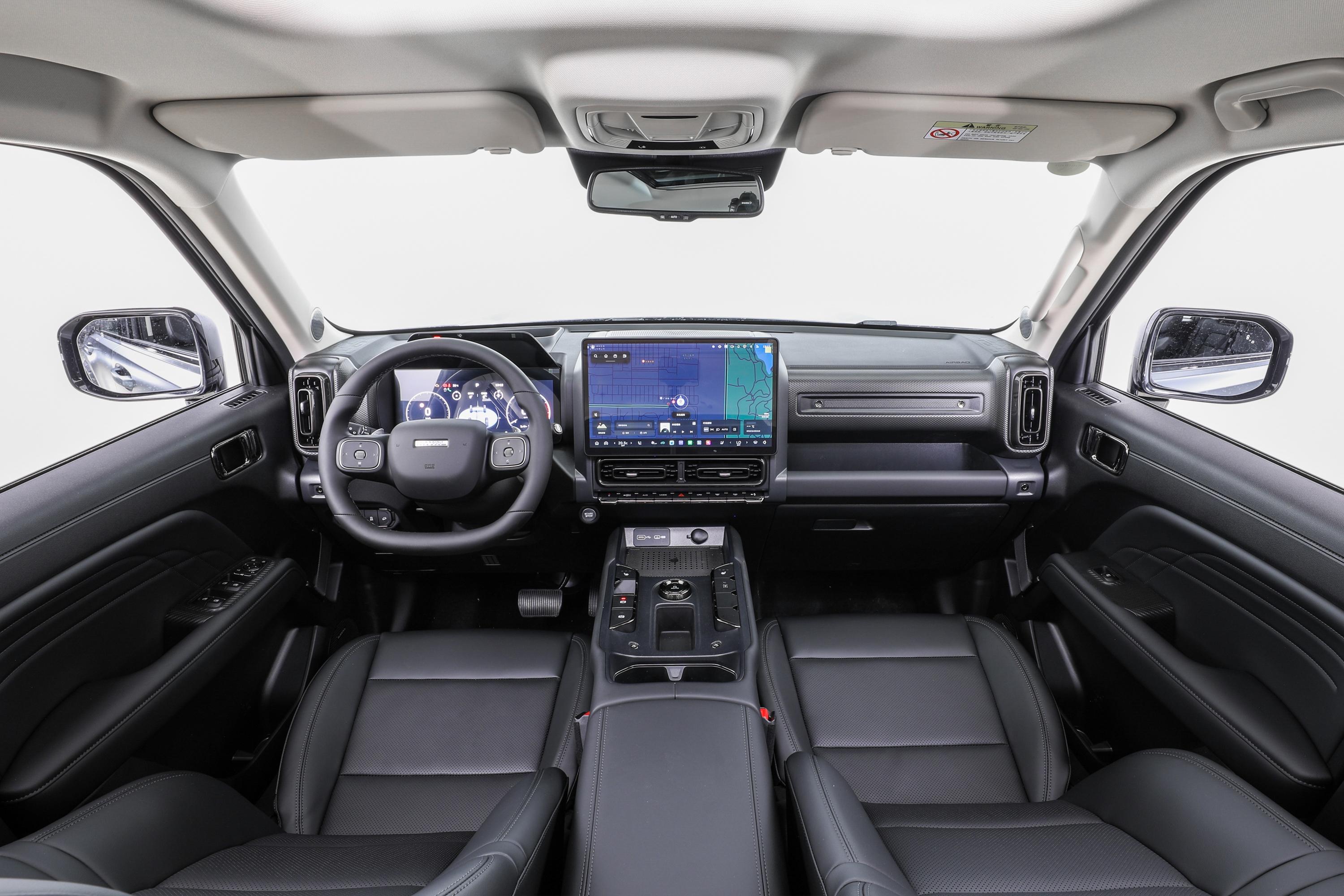 【哈弗猛龙燃油版2.0T Ultra版内饰全景正拍图片-汽车图片大全】-易车