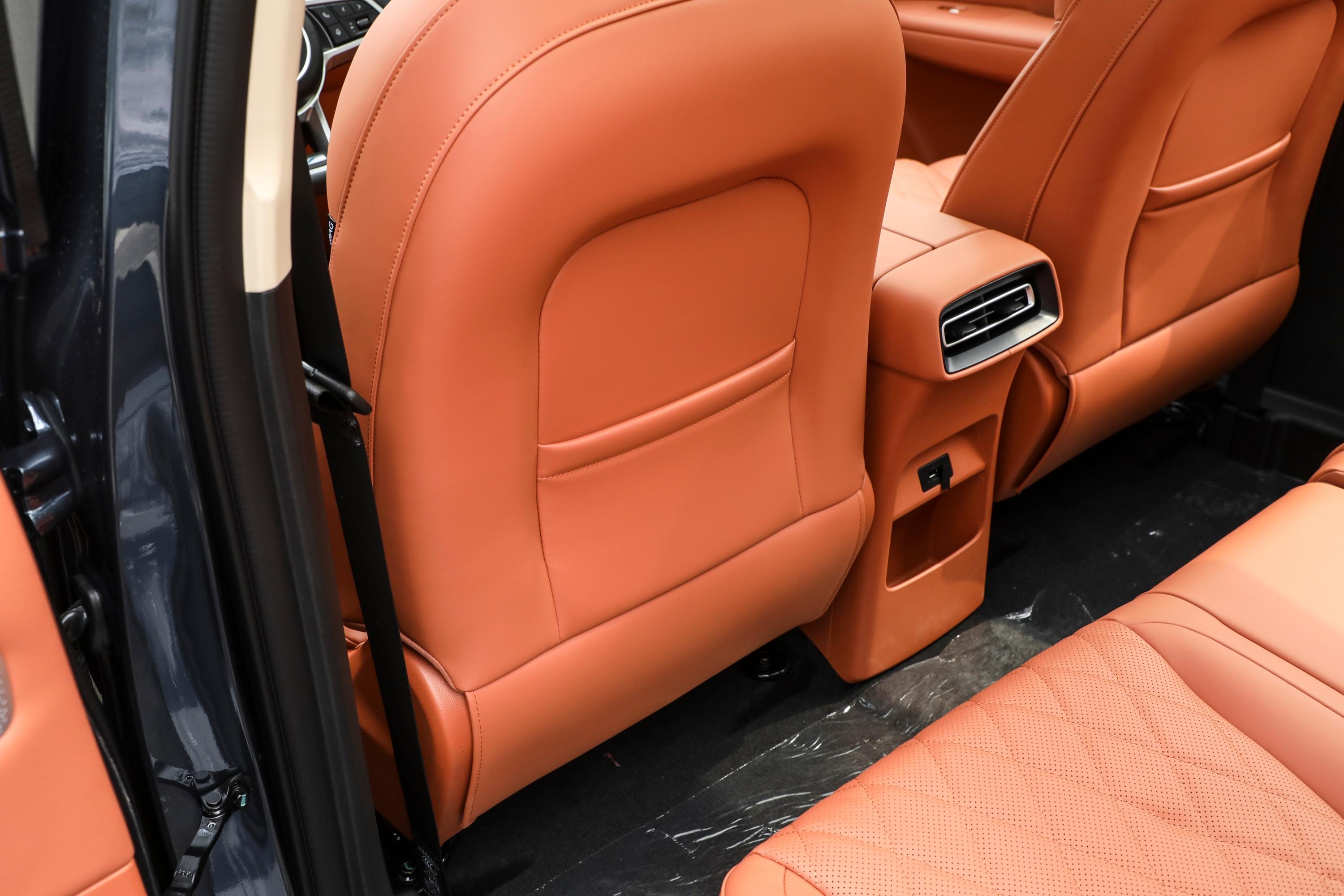 【蓝电E5 PLUS1.5L 165km 长续航先享版Ultra 7座后排功能图片-汽车图片大全】-易车