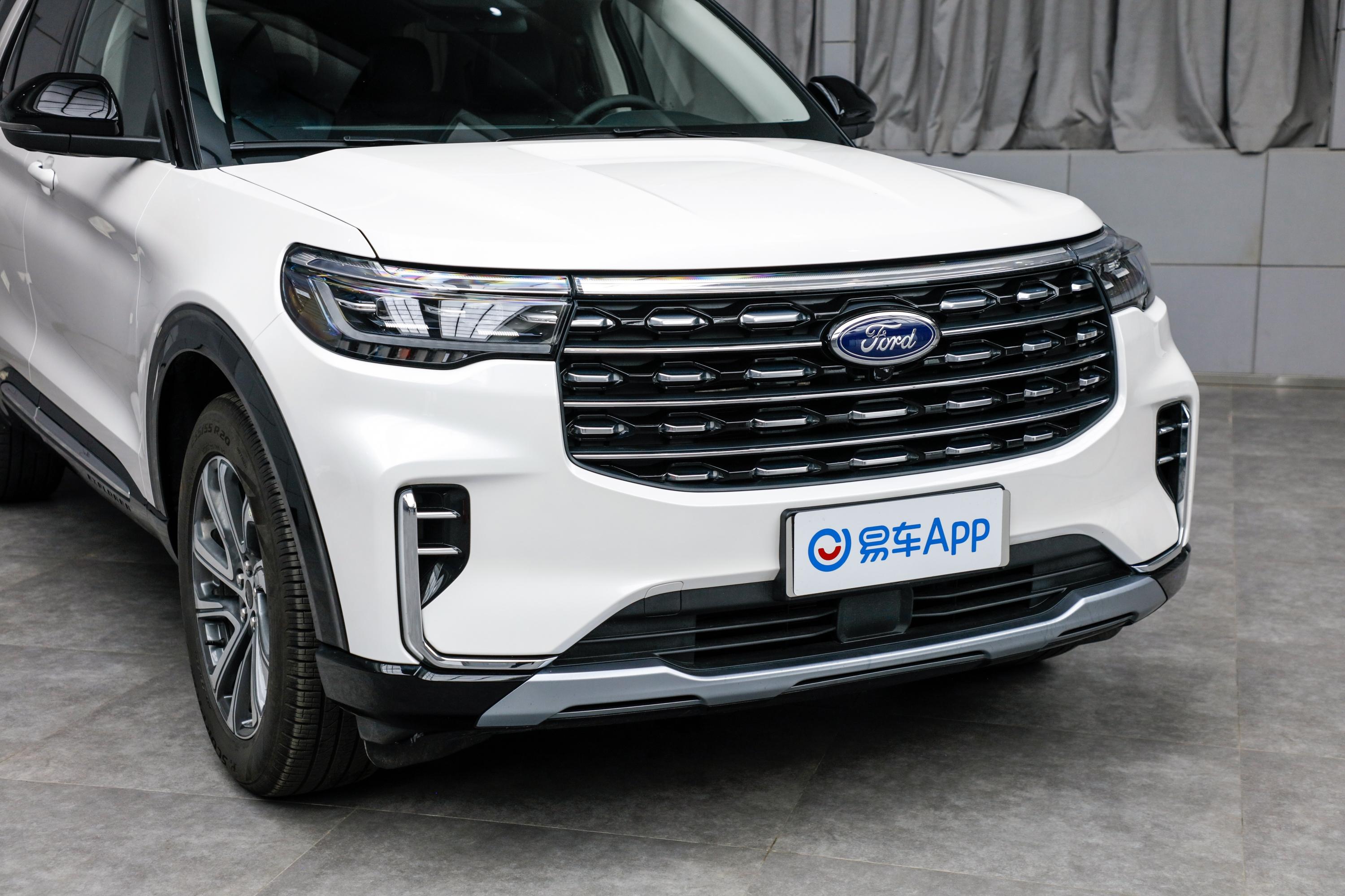 【探险者EcoBoost 285 四驱穿越版 5座前格栅侧俯拍图片-汽车图片大全】-易车