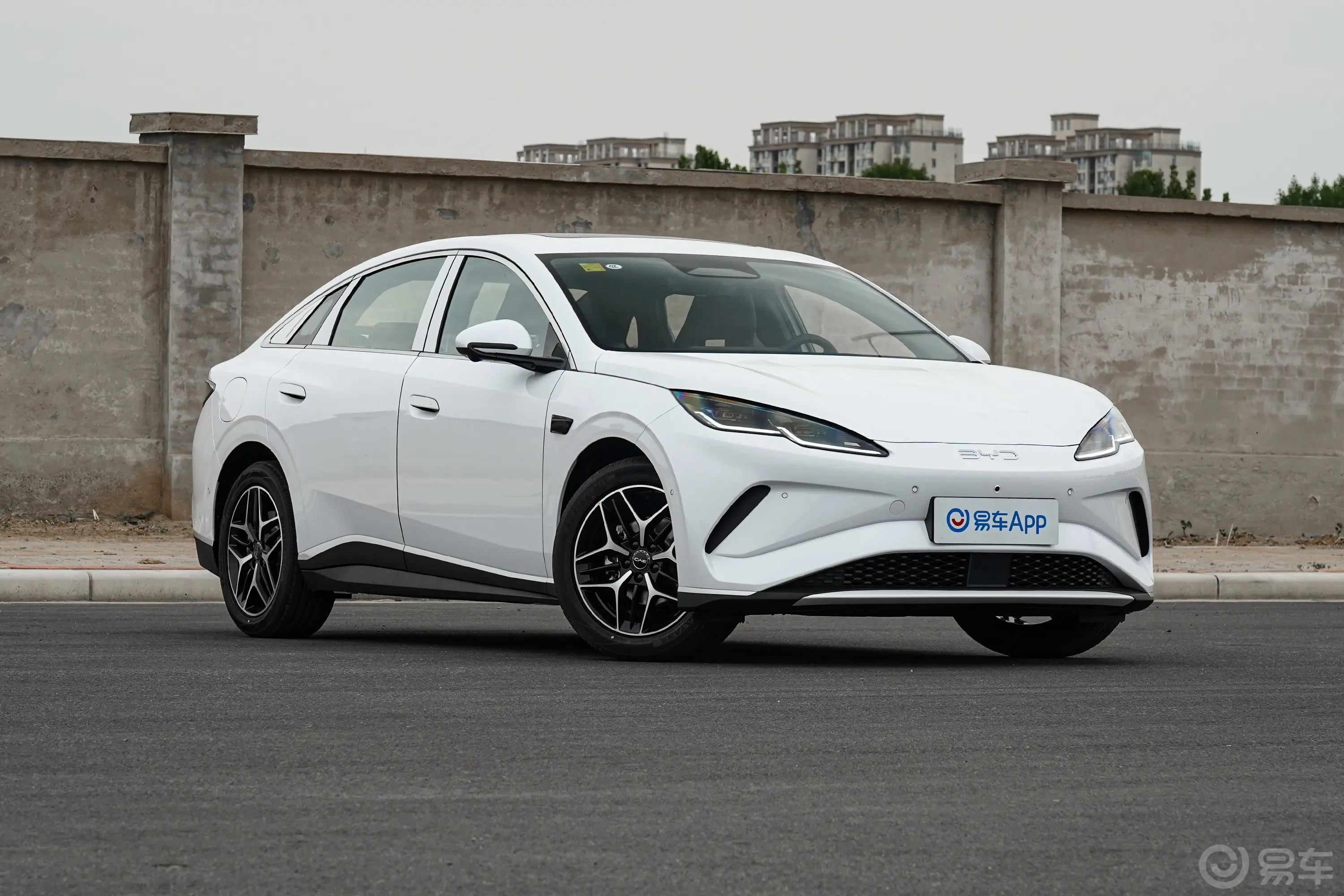 【海豹06EV 545km 旗舰型侧前45度车头向右水平图片-汽车图片大全】-易车