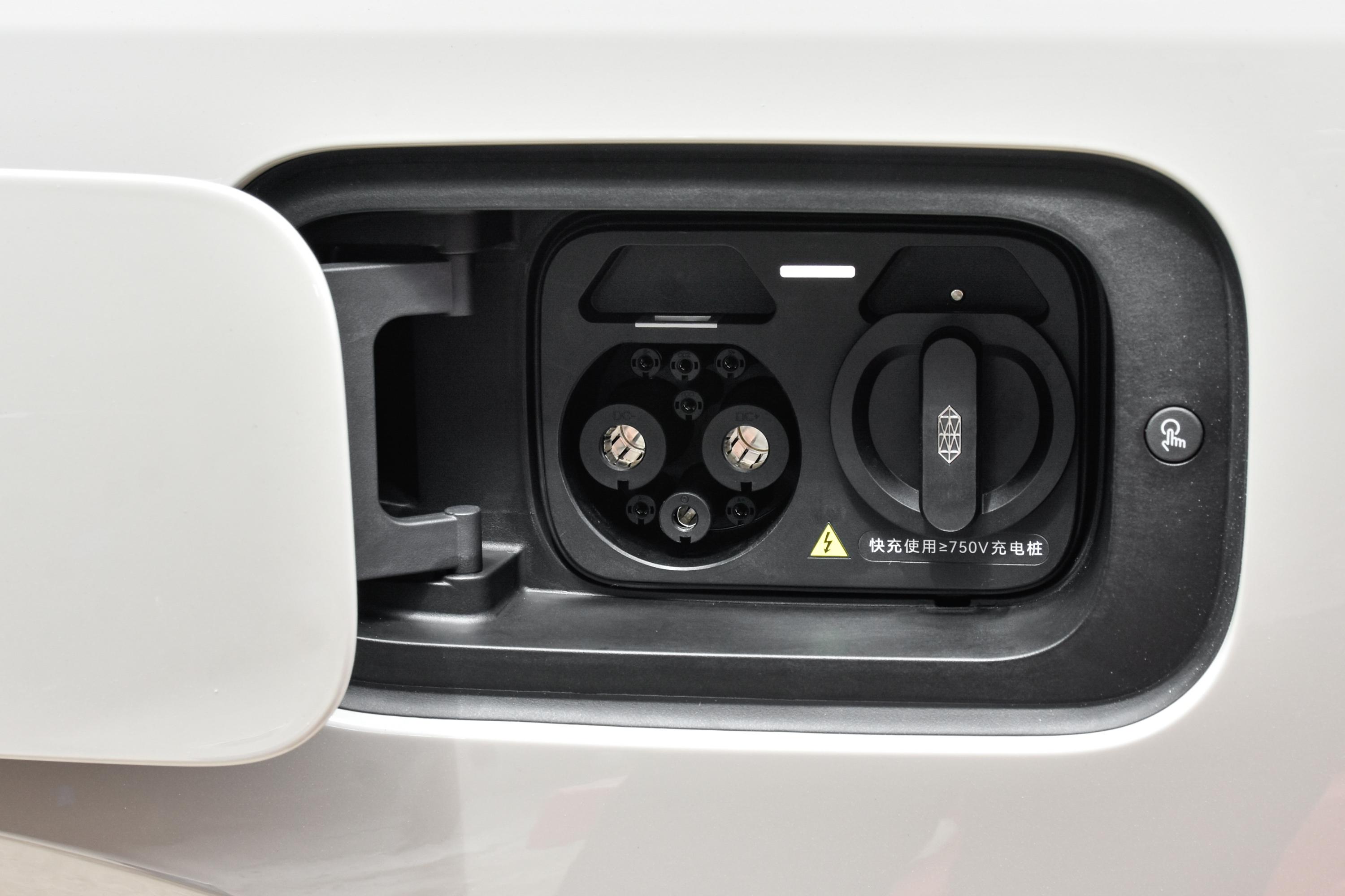 【尊界S800纯电版 670km 星辉尊享版 5座快充充电口图片-汽车图片大全】-易车