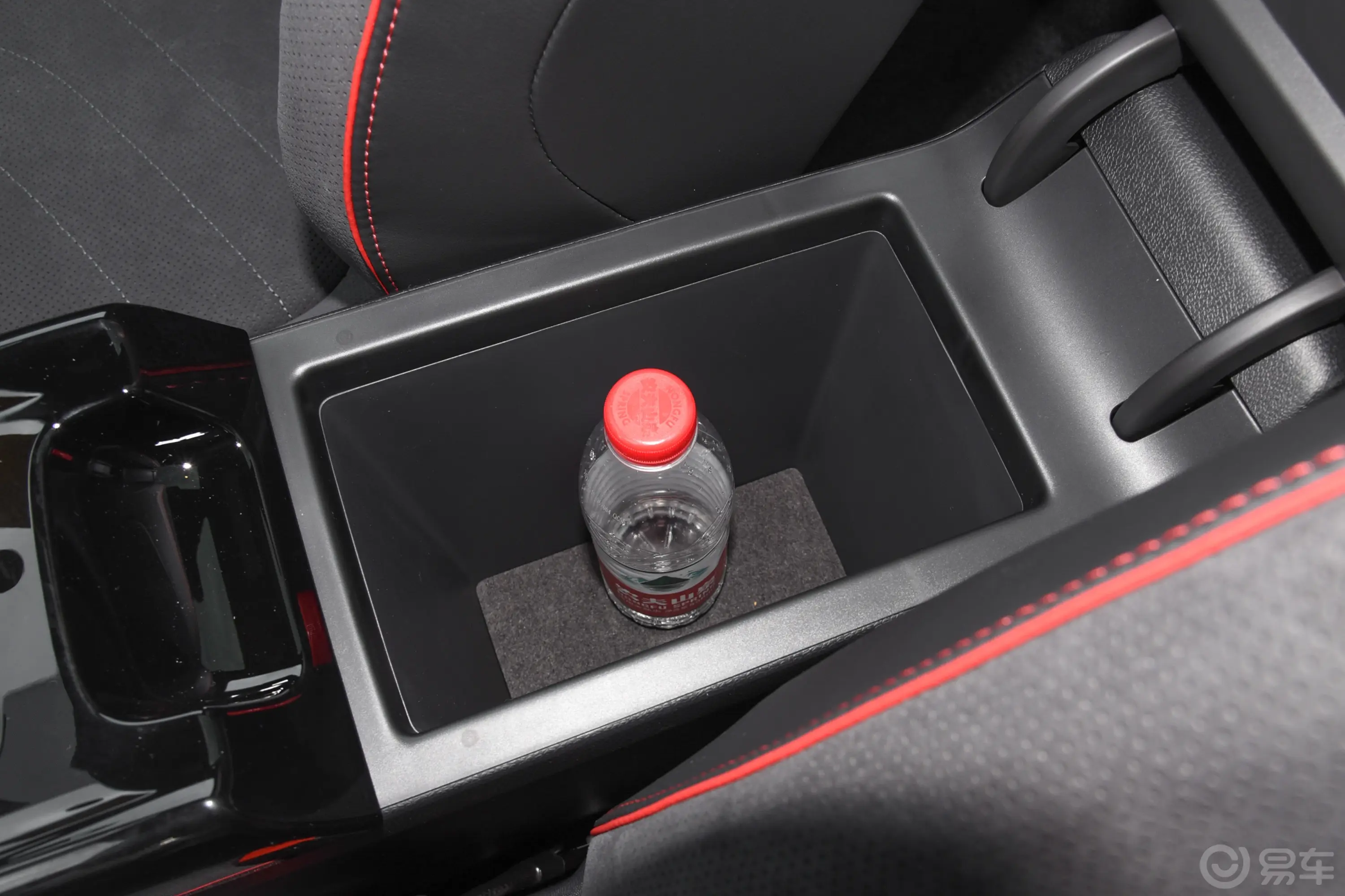 【大众ID.3GTX套件款 451km 出众版前排扶手箱储物格图片-汽车图片大全】-易车