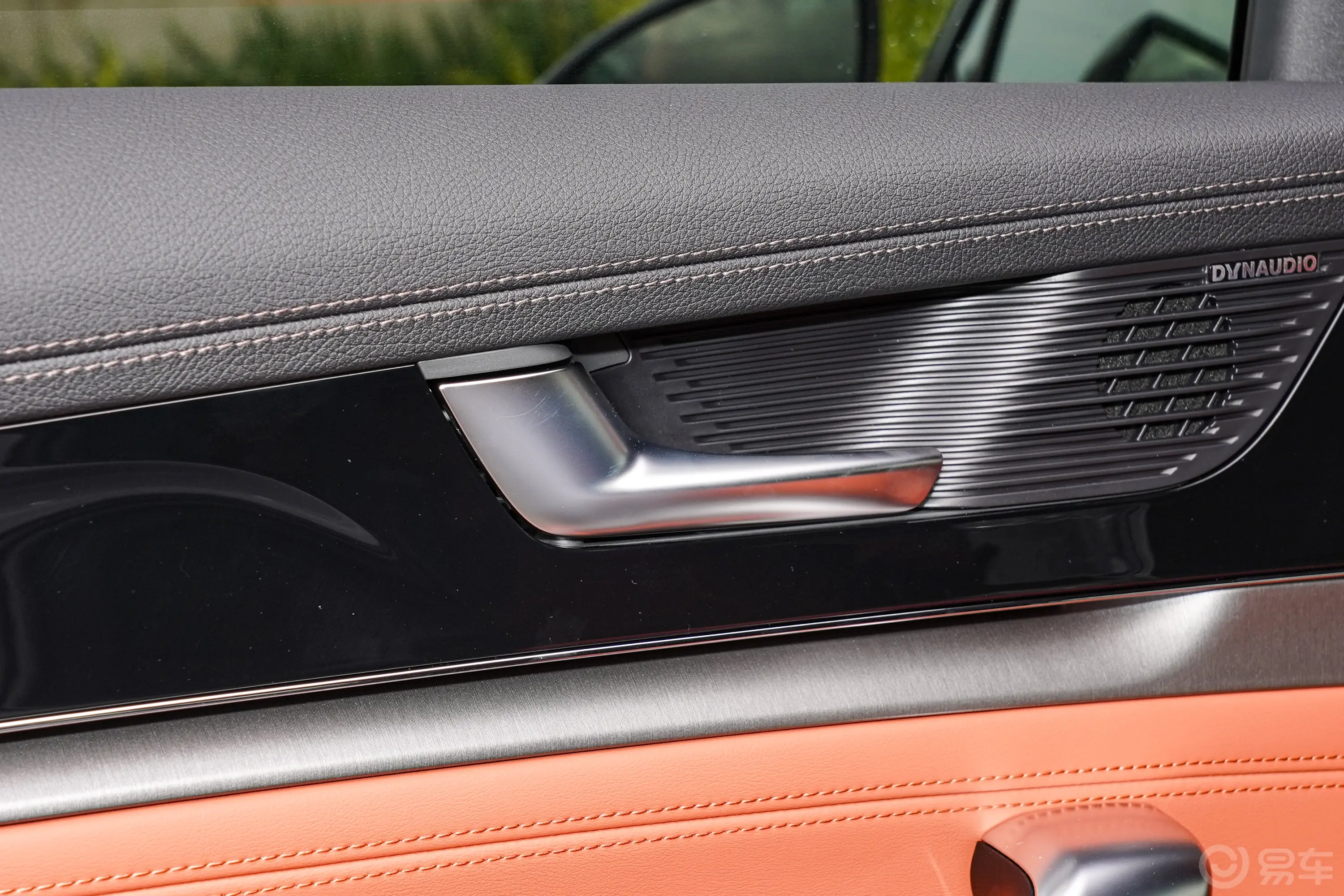 【唐DM-i 智驾版 1.5T 175km 尊荣型后排功能图片-汽车图片大全】-易车